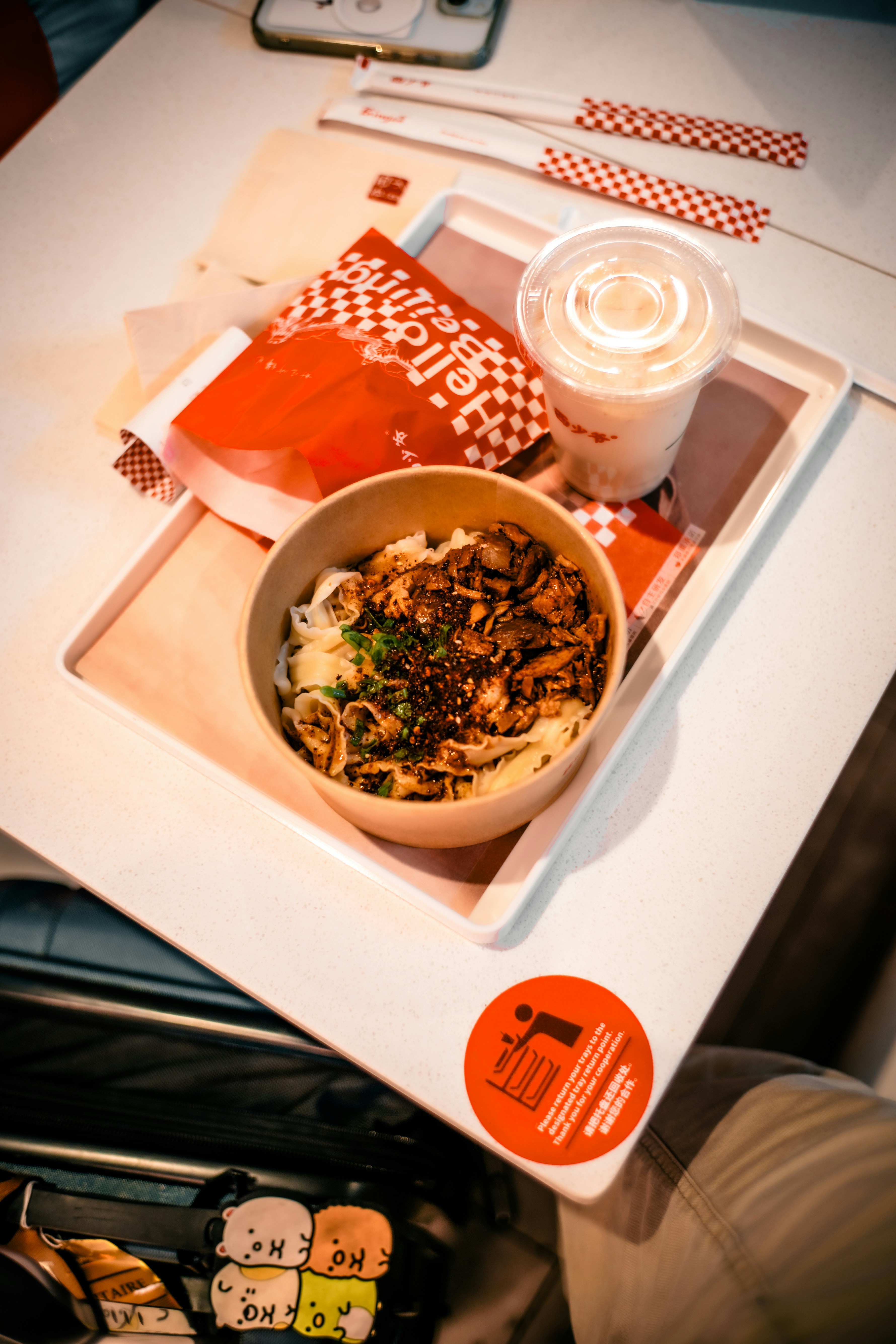Umami Bowl on a Checkered Tray: A Warm Café Moment