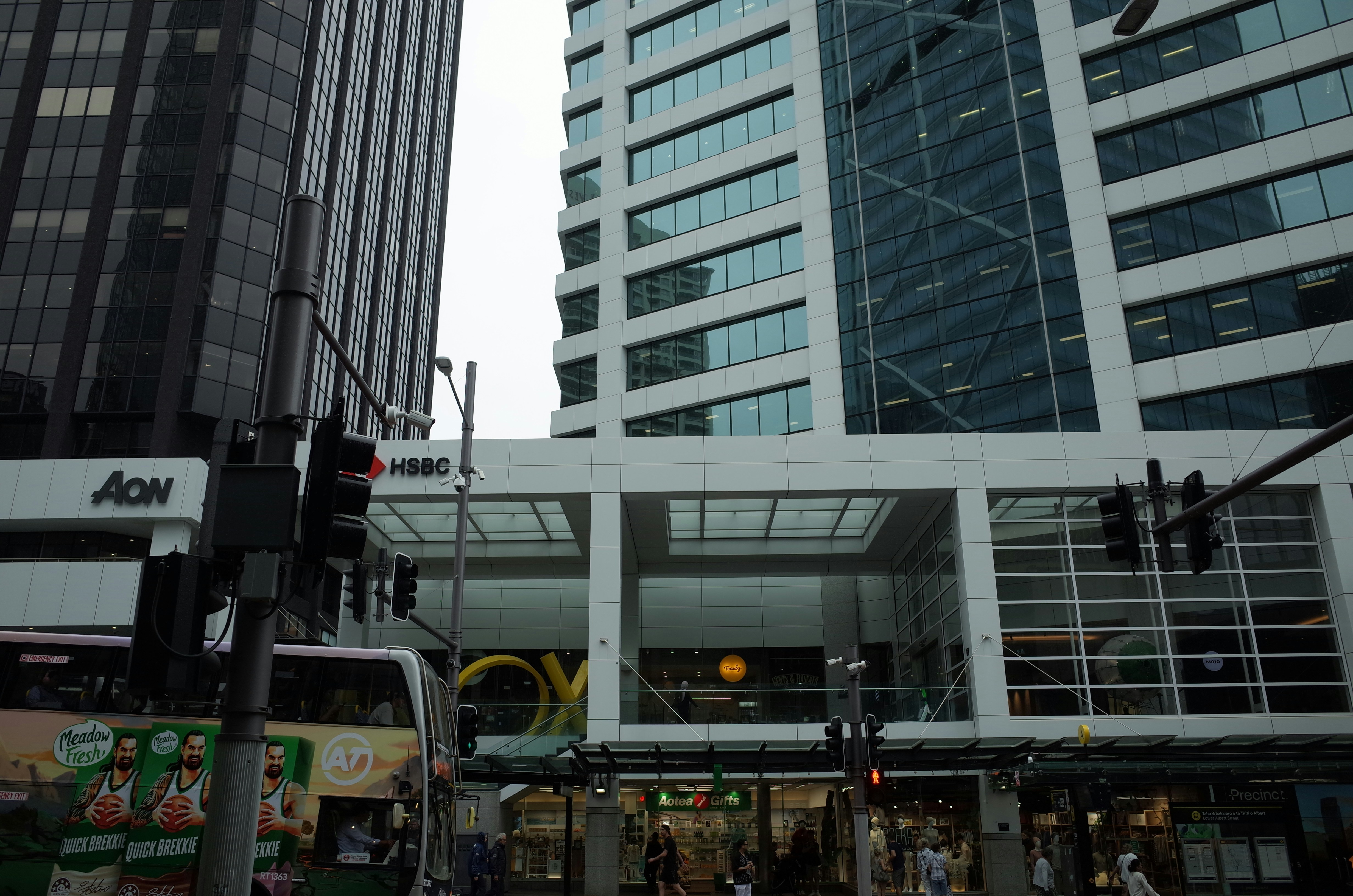 Urban Geometry: A Day in the Cityscape