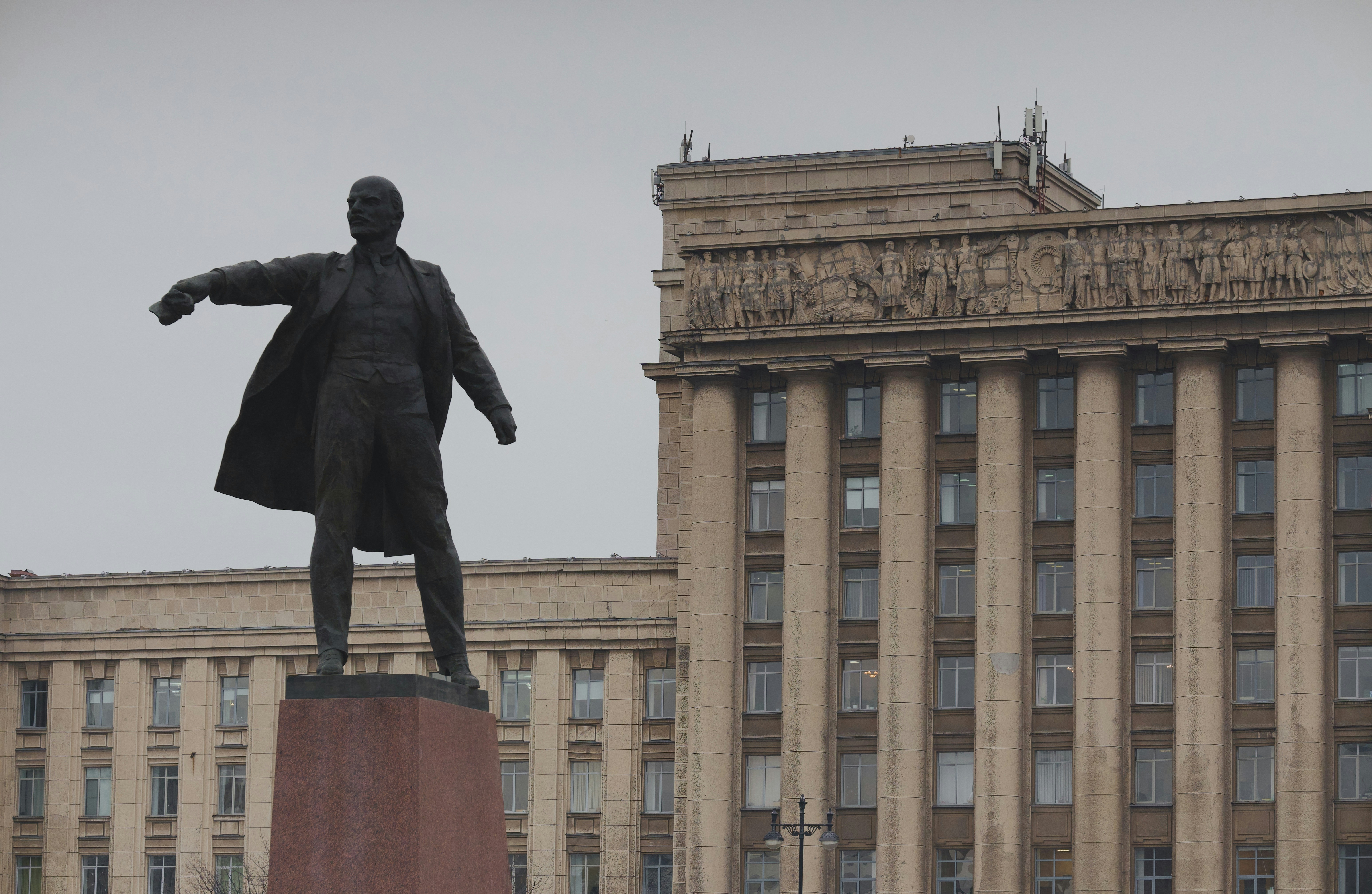 Monumental Gaze and Architectural Majesty