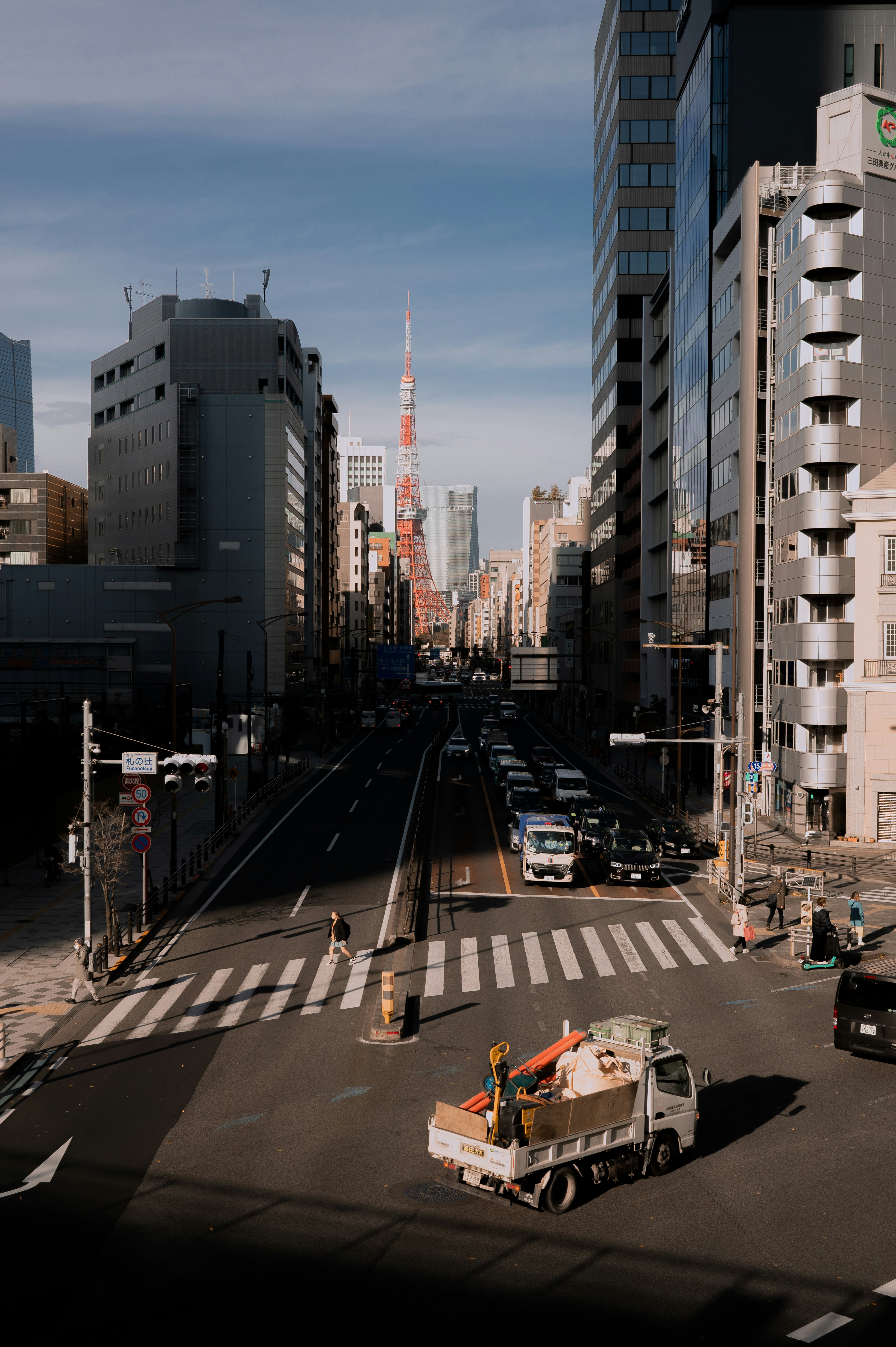 Tokyo street with the tower in the distance. photo – Free Car Image on ...