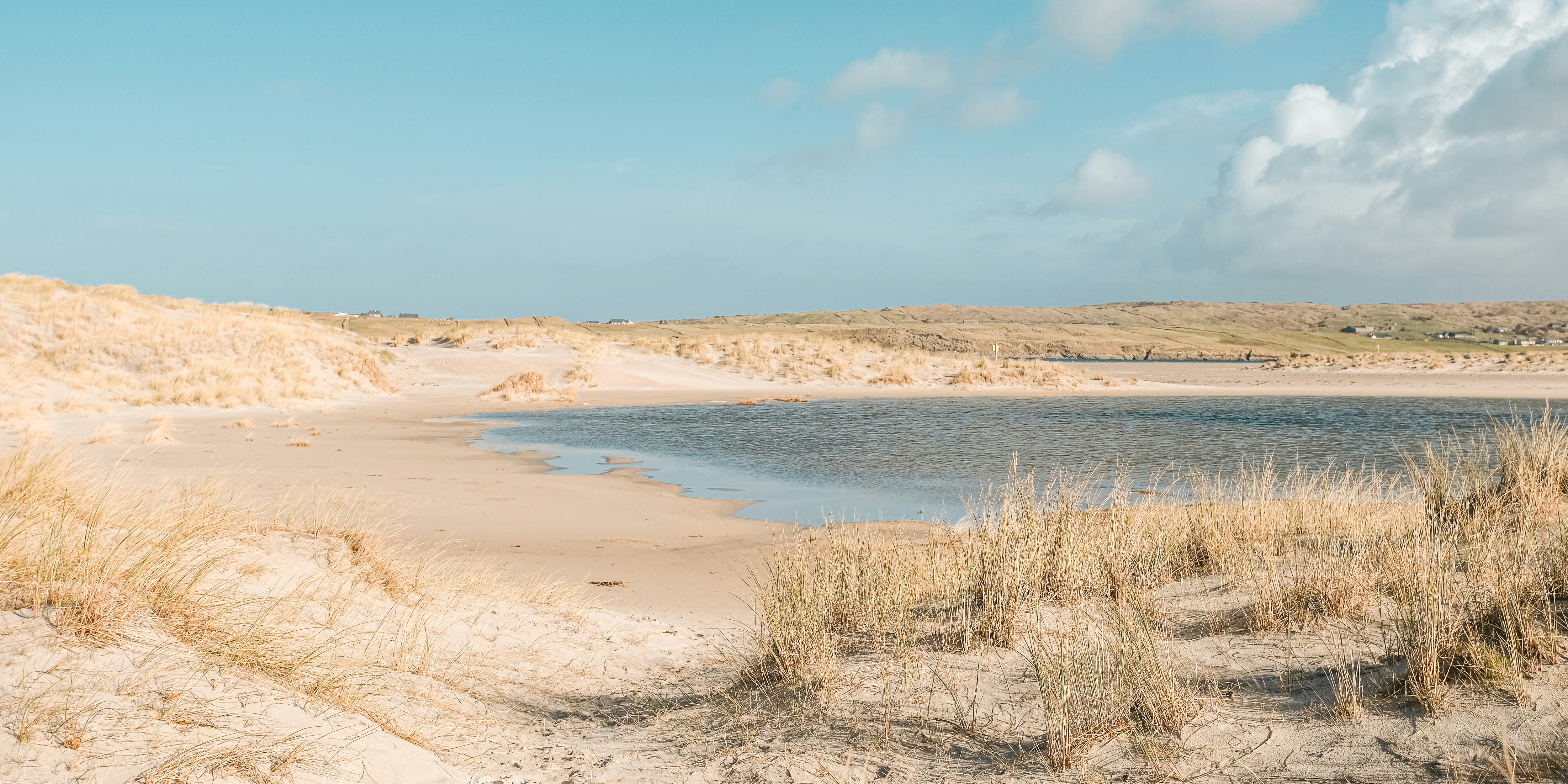 A calm beach landscape with clear blue sky. photo – Free Maghera Image ...