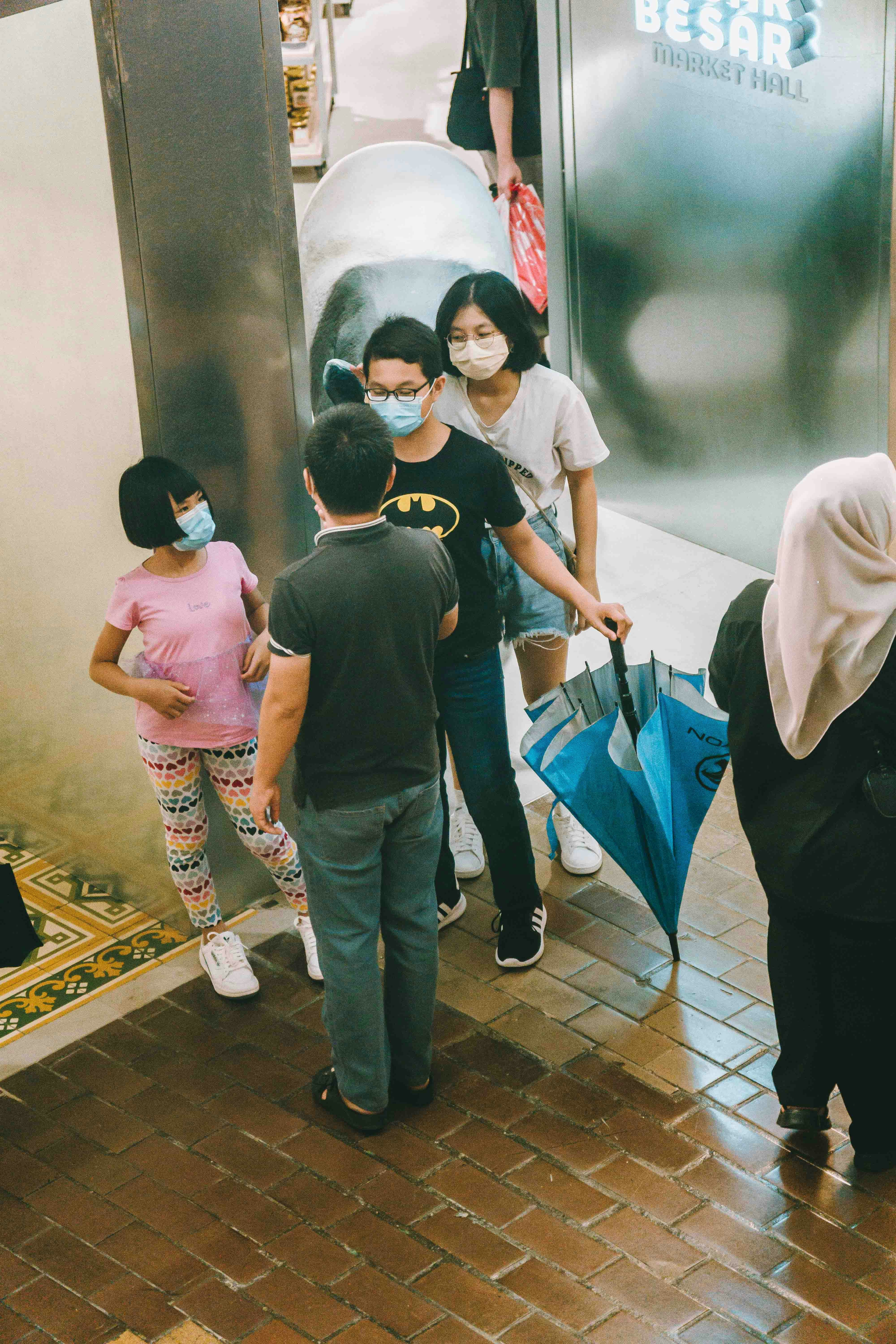 Urban Encounters: A Moment in the Marketplace