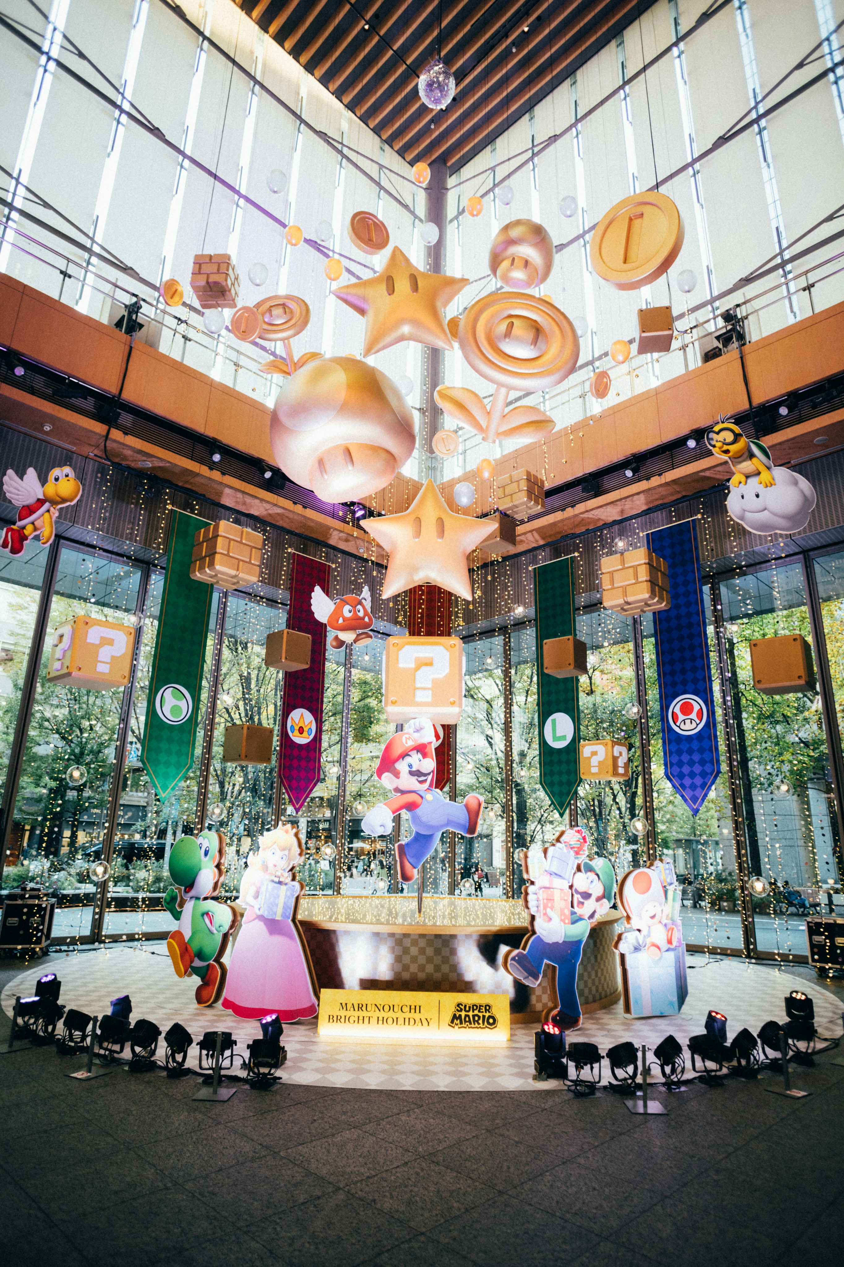 Super mario world displayed in a festive setup. photo – Free Japan ...