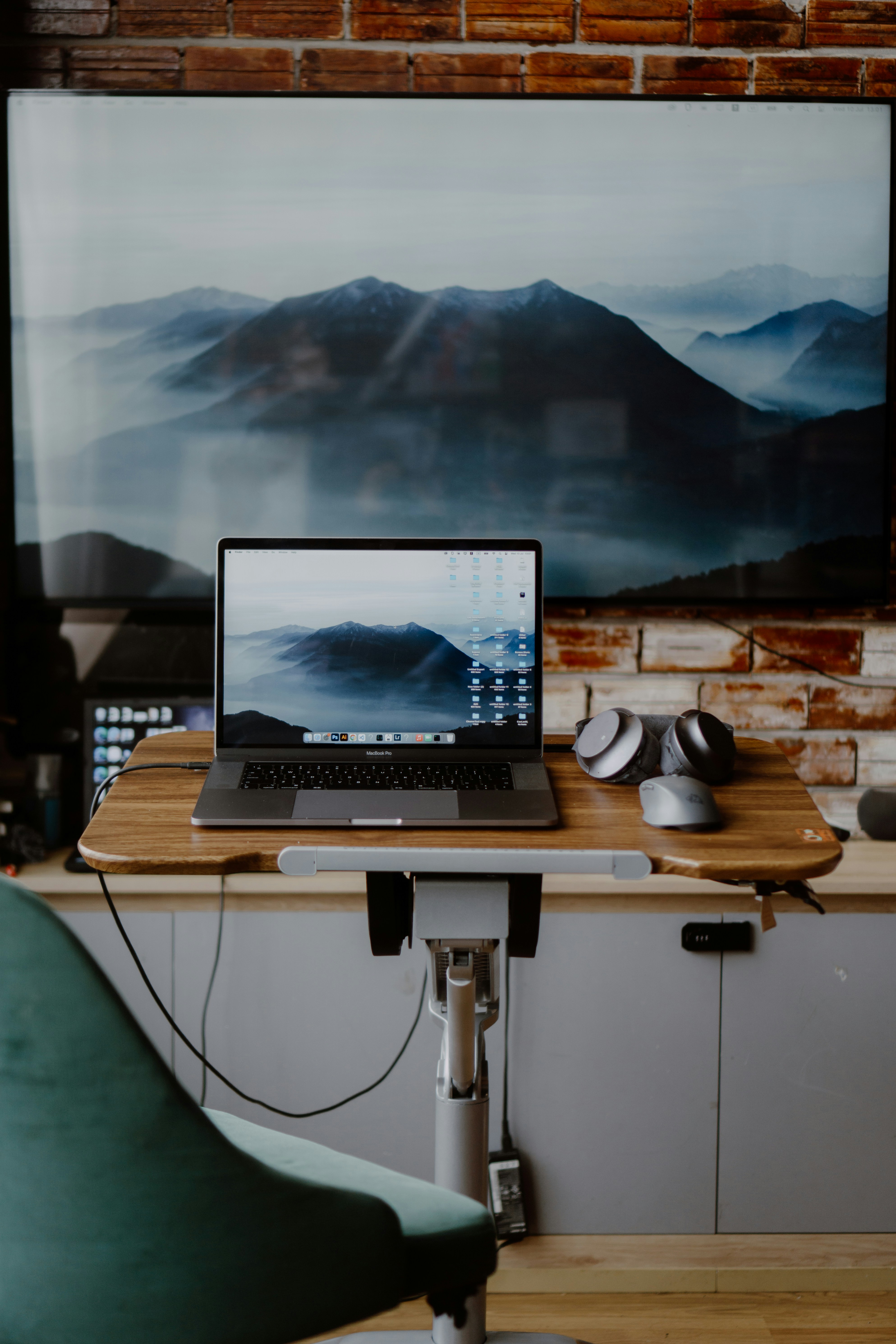 Modern workspace with a laptop and mountain view. photo – Free Computer ...
