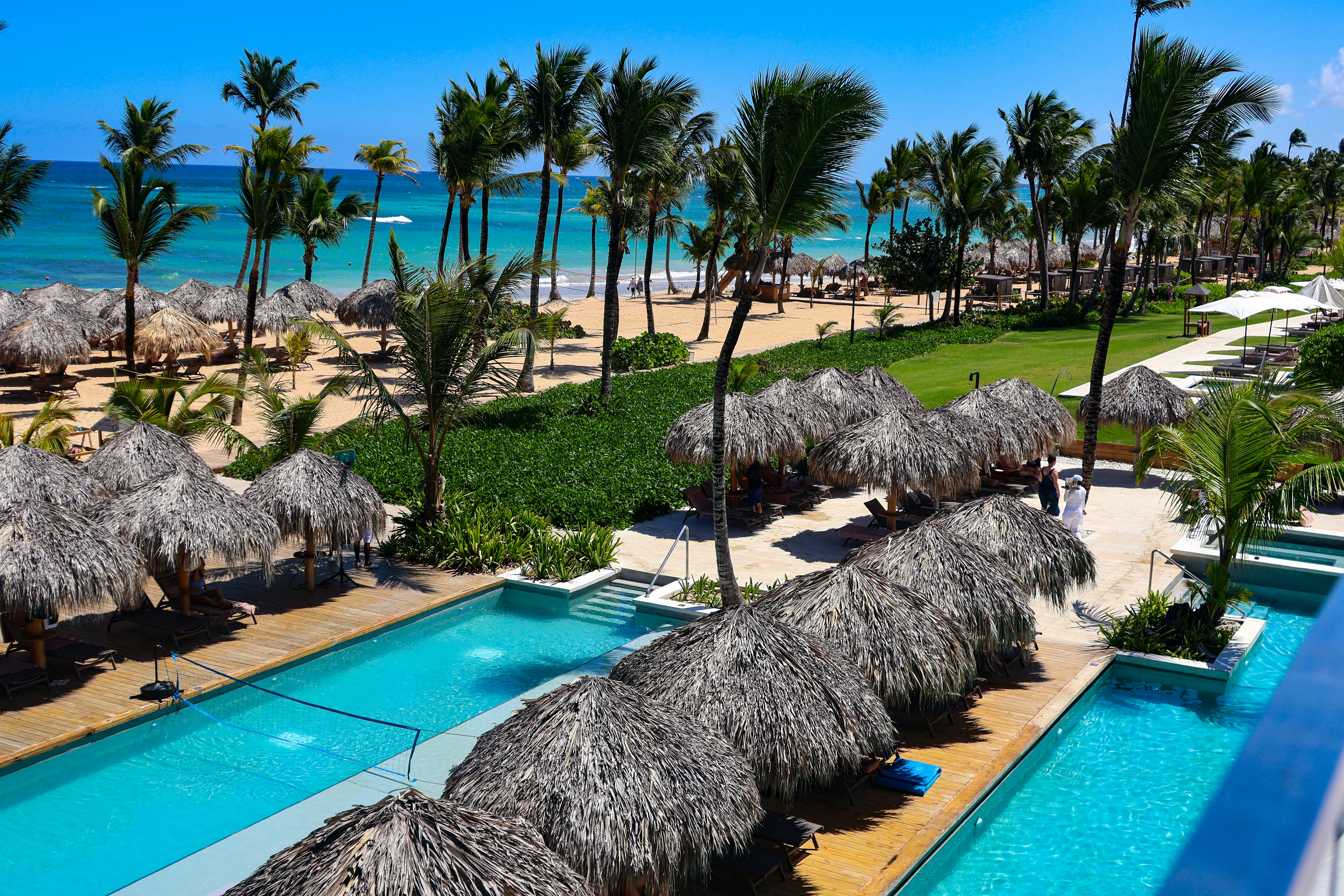 Tropical resort with pools and ocean view. photo – Free Sea Image on ...