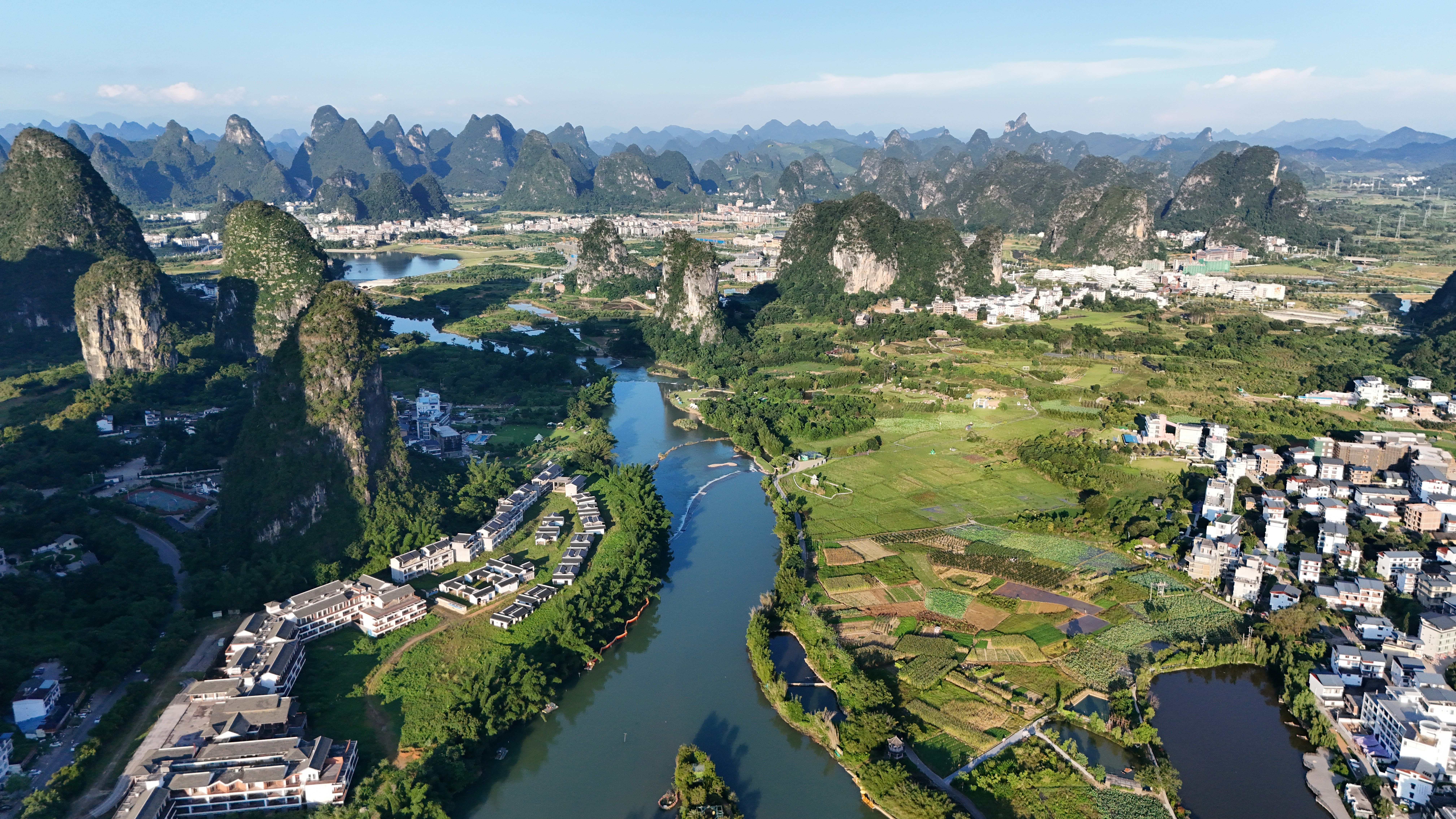 Scenic chinese landscape with limestone hills and river. photo – Free ...