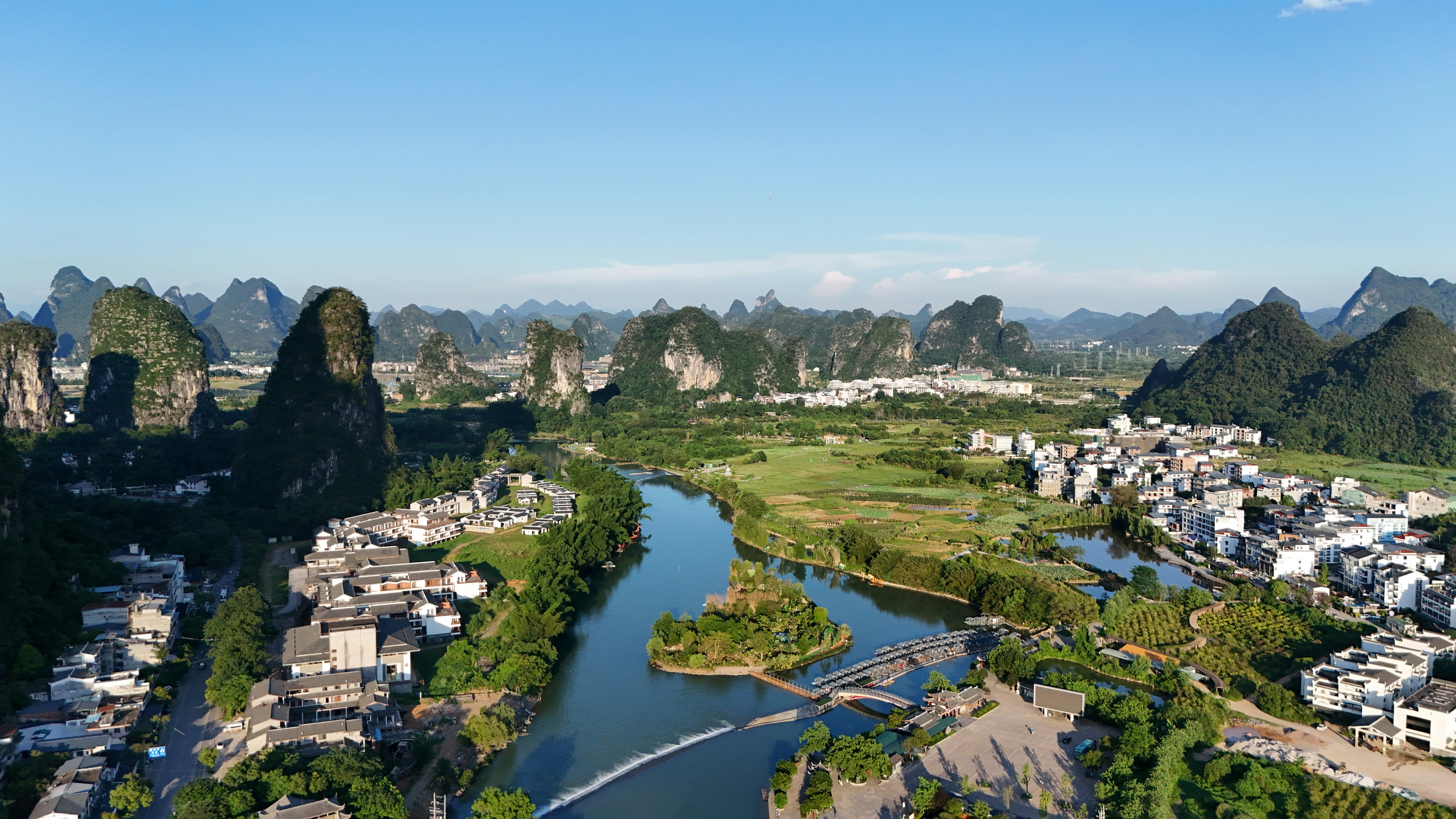 Rivers, Karst, and Corridors: A Panoramic Village in a Valley