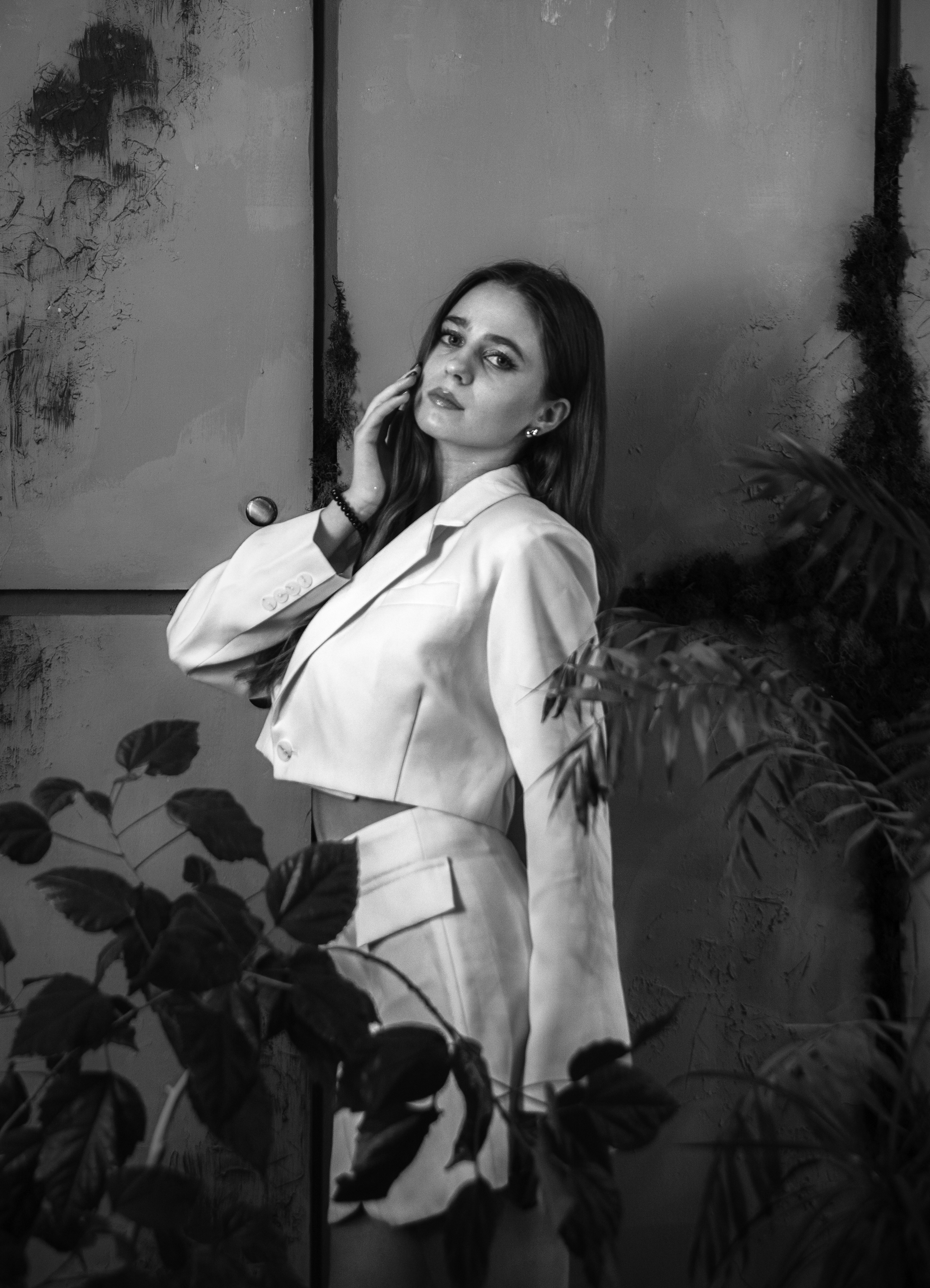 A woman in a blazer poses in a stylish shot. photo – Free Portrait ...