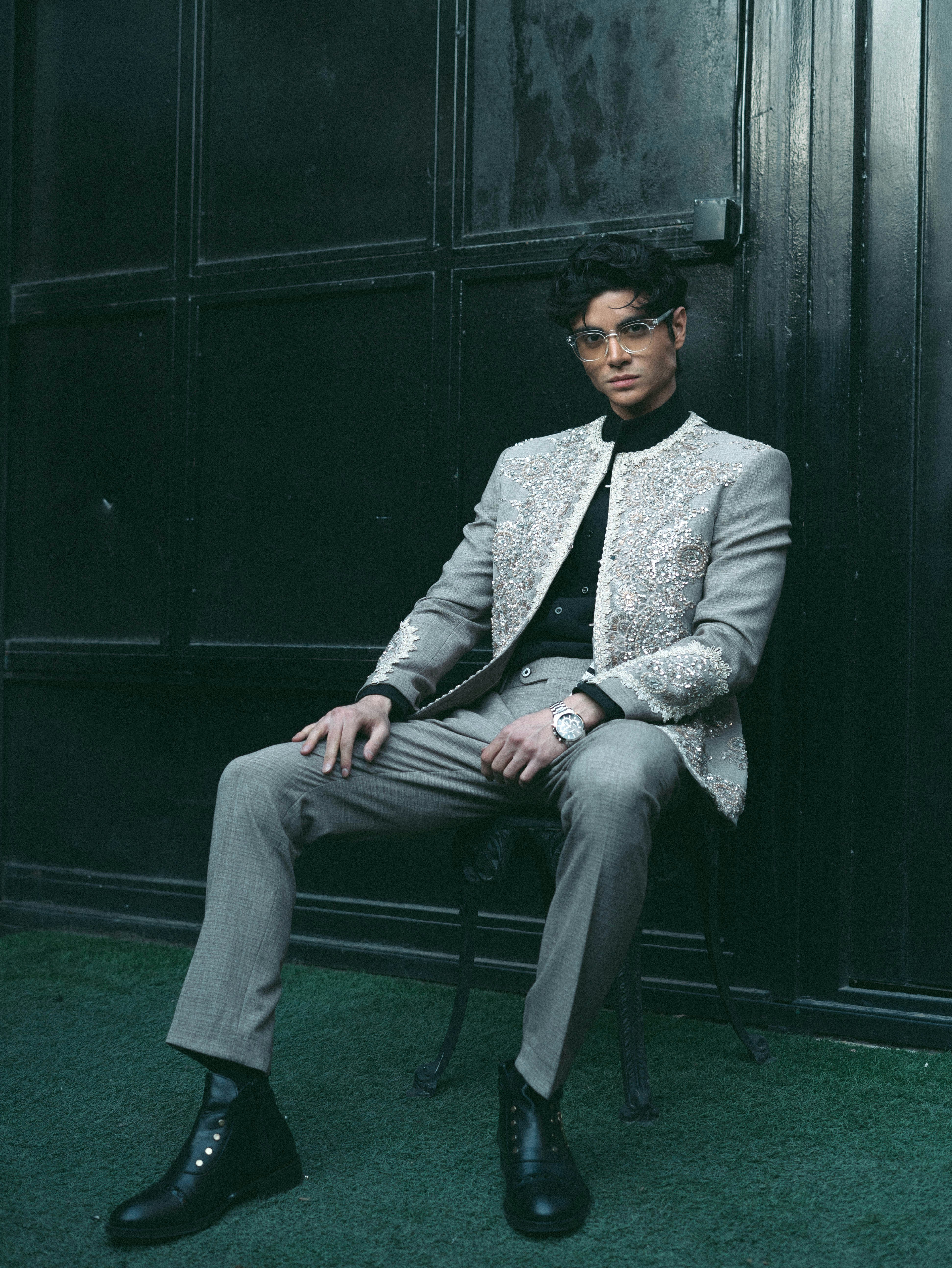 Dapper Quietus: A Bespoke Moment in Velvet Tones