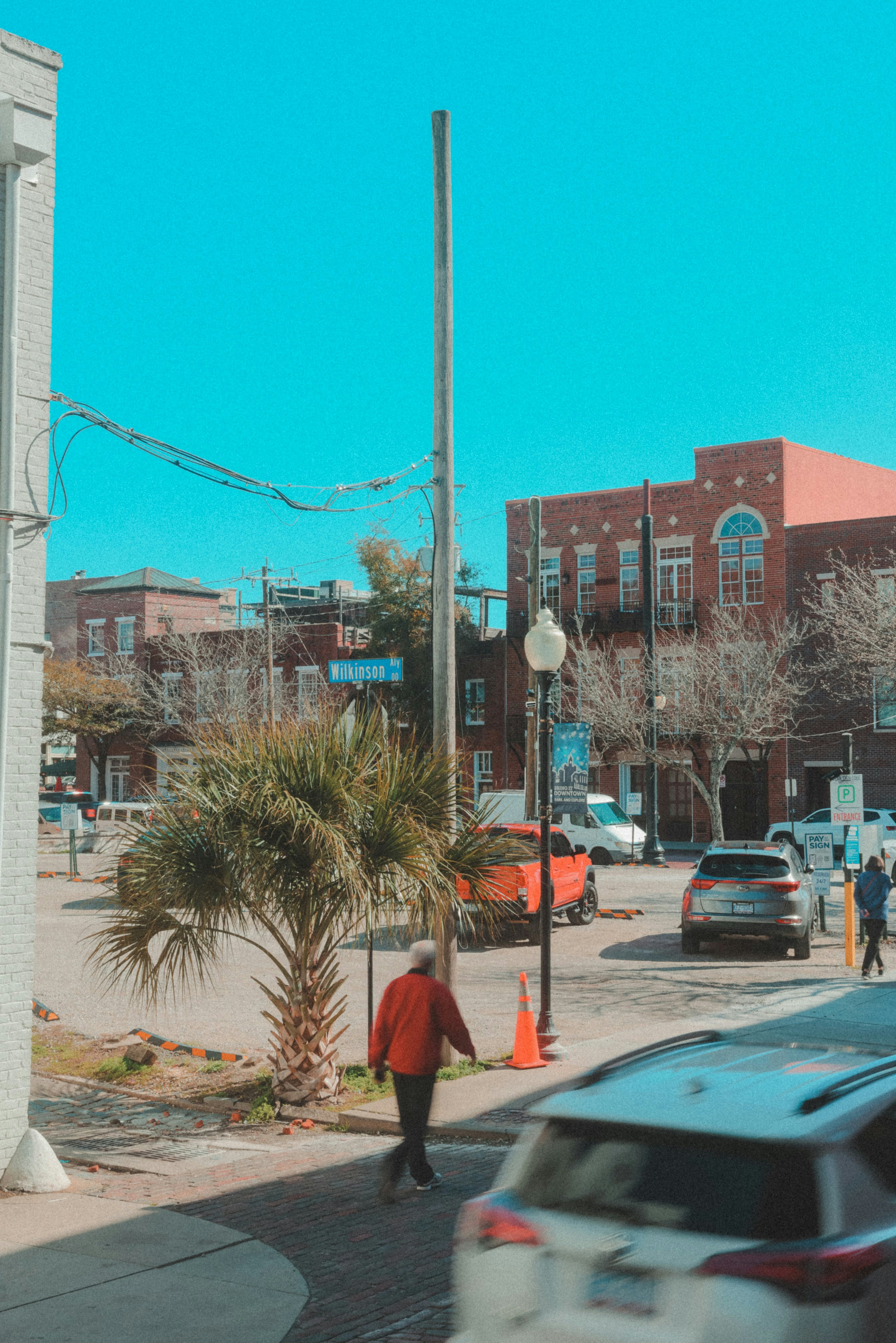Urban Serenity: A Moment in Time