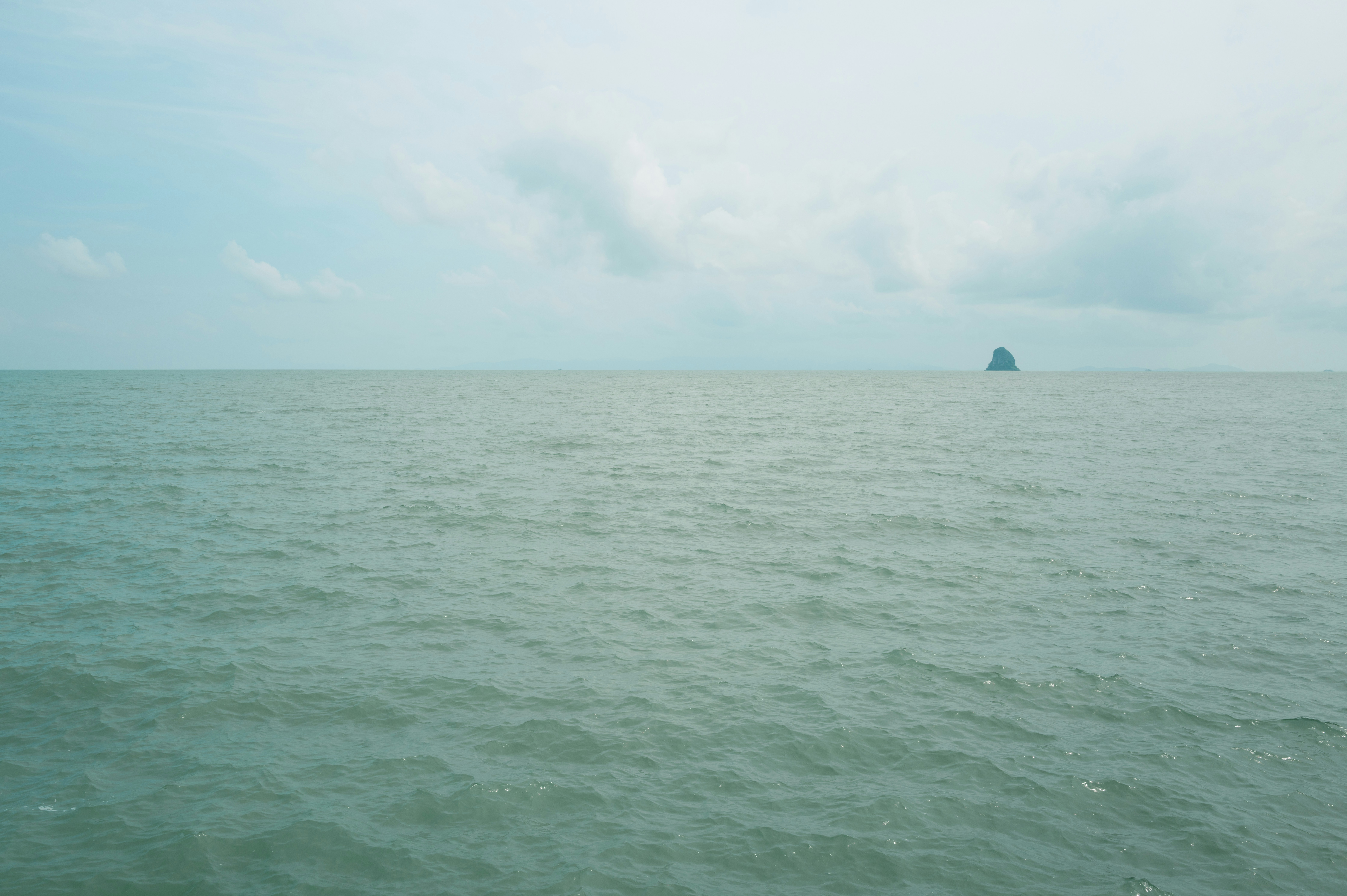 Offenes Meer mit einer Insel in der Ferne. Foto – Kostenloses Bild zum ...