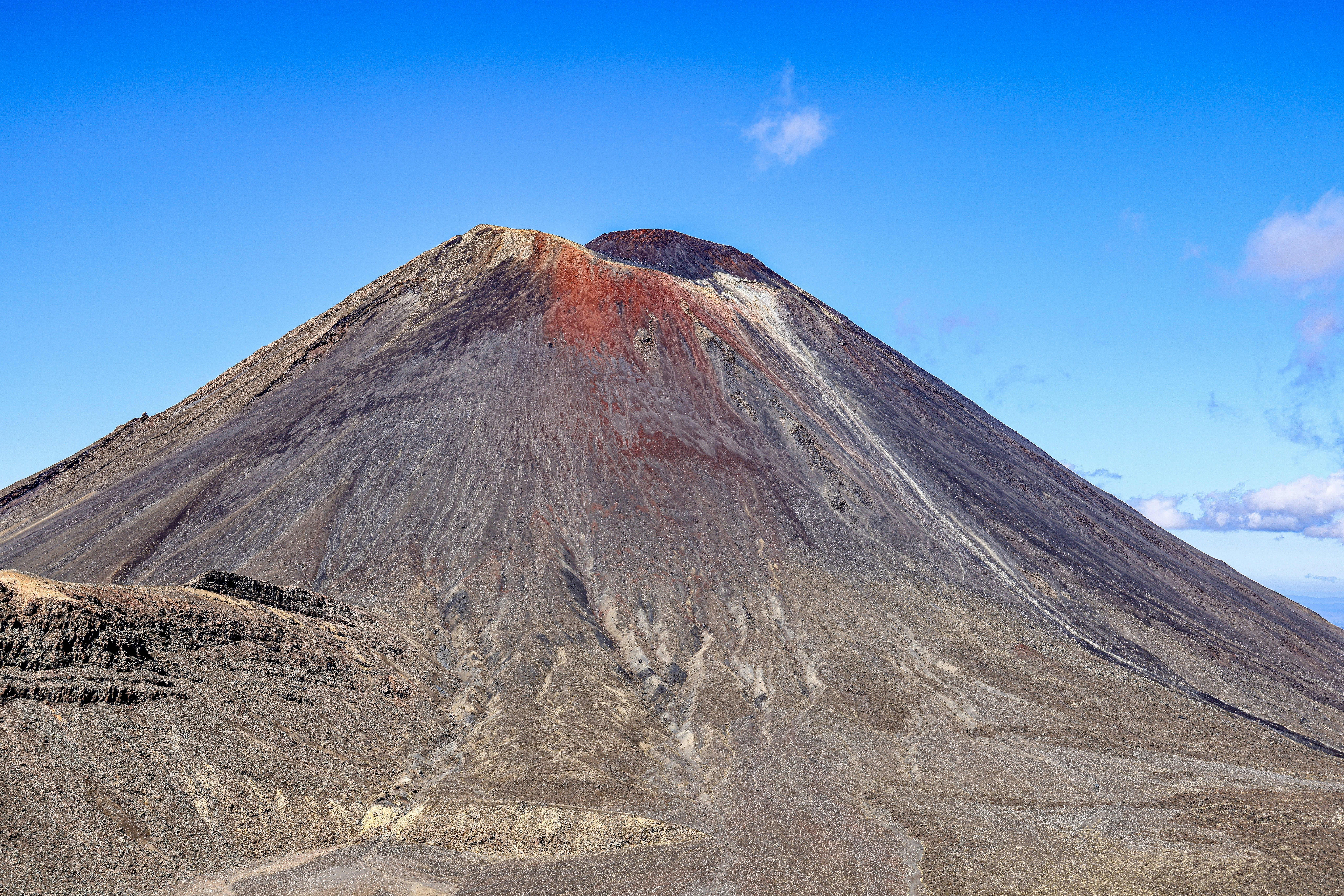 A volcano stands tall under a clear blue sky. photo – Free Scenery ...