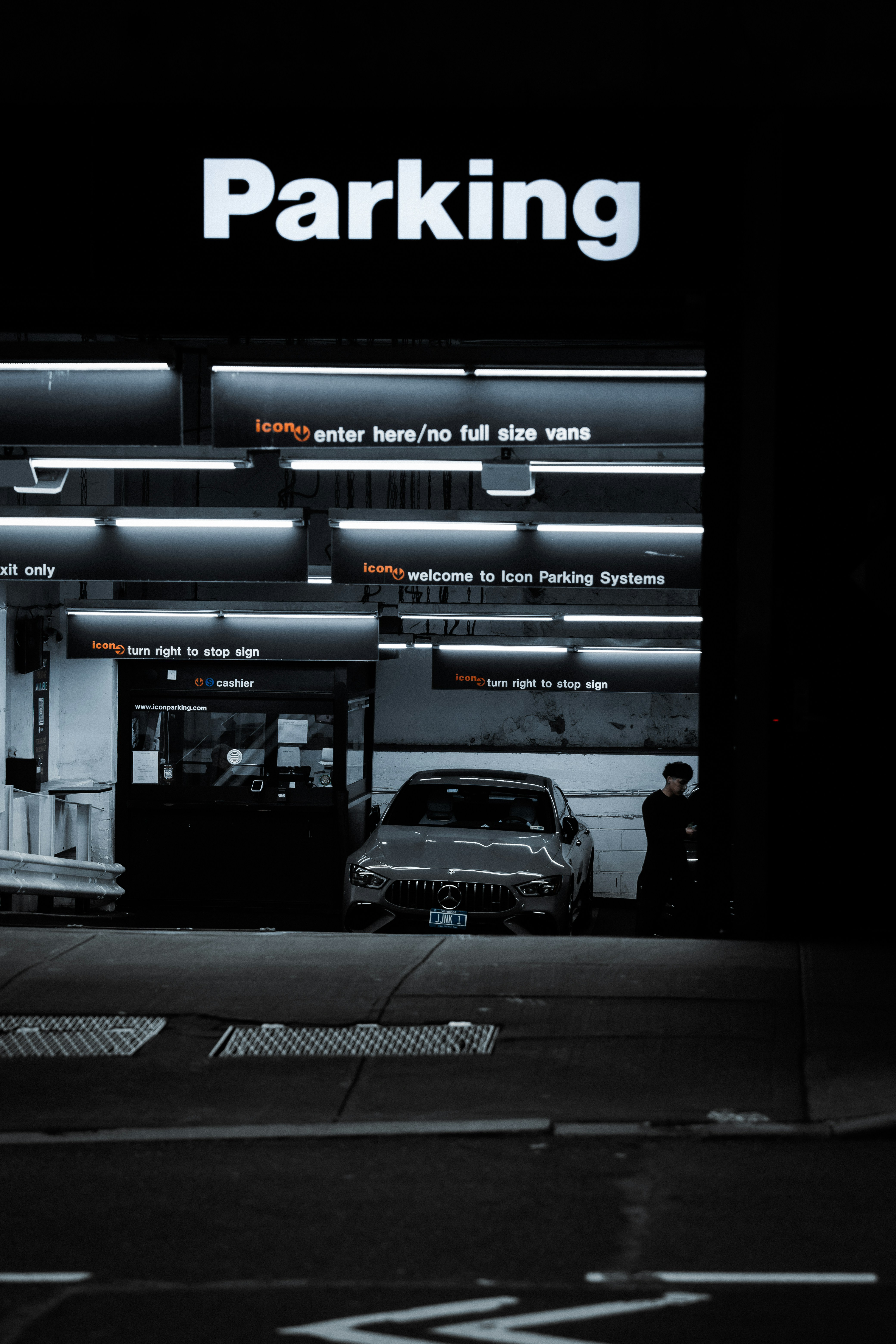 Photo by Damian Kravchuk with Sony Alpha 7R V