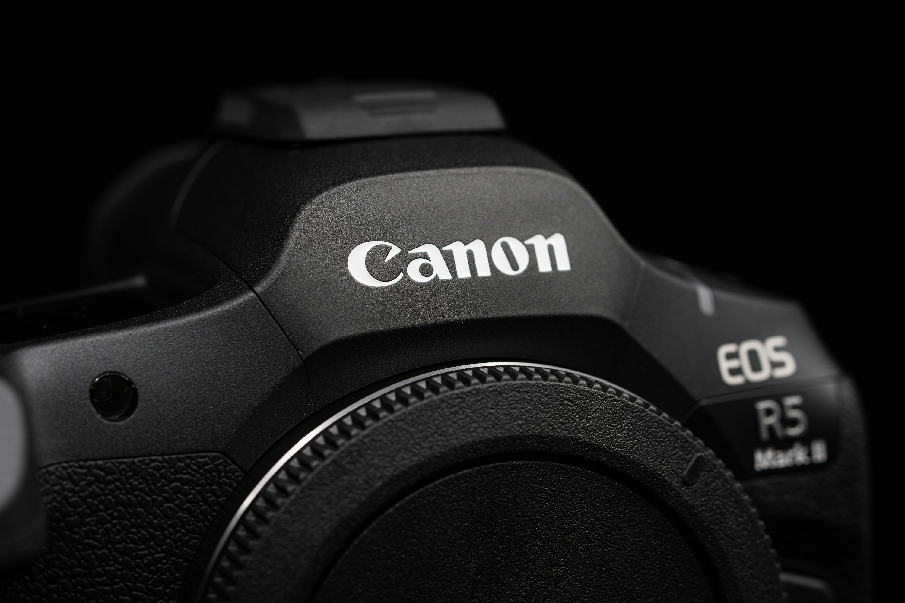 Close-up of a canon eos r5 mark ii camera. photo – Free Camera Image on ...