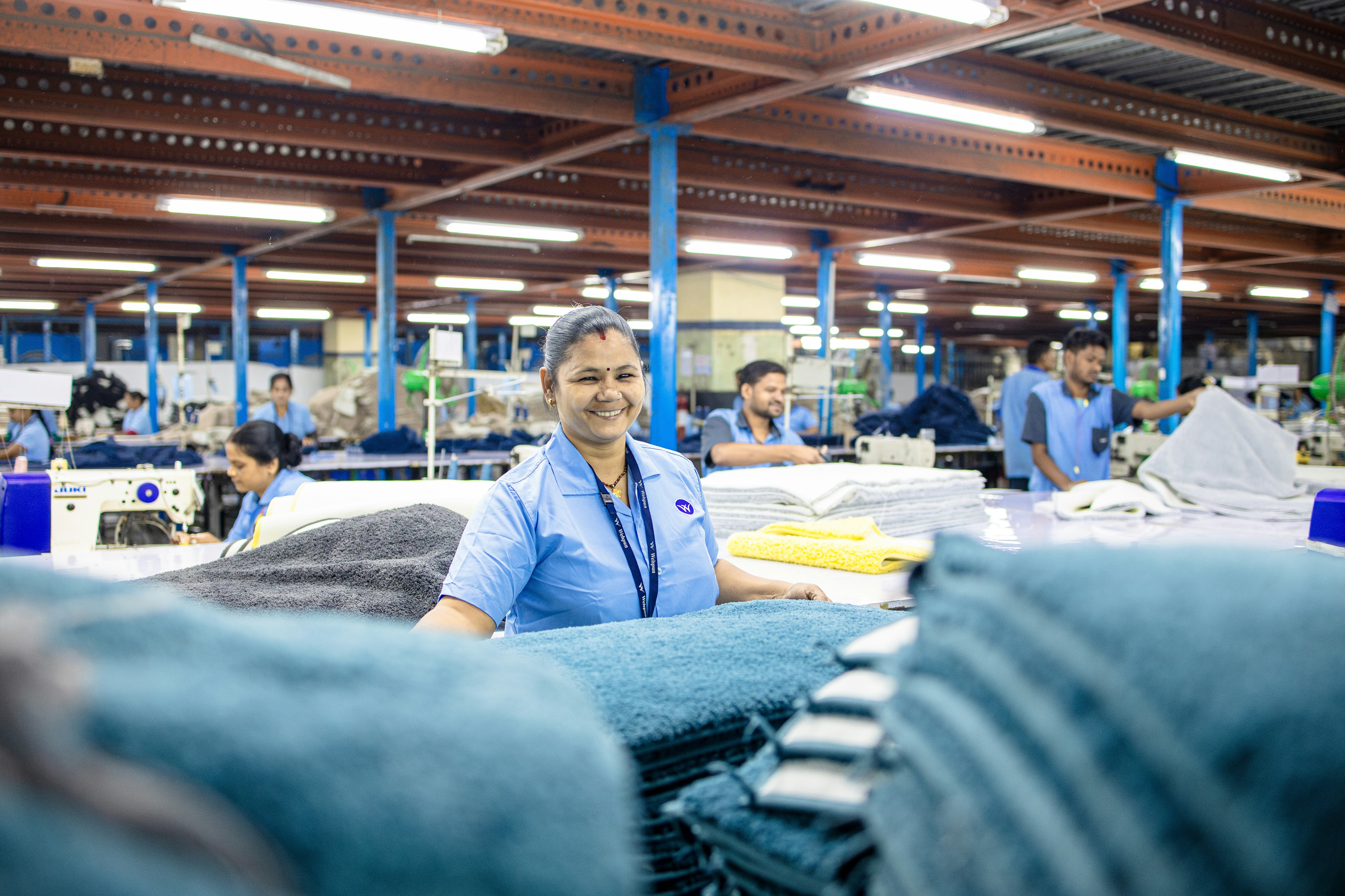 Factory workers are busy in a textile factory. photo – Free Human Image ...
