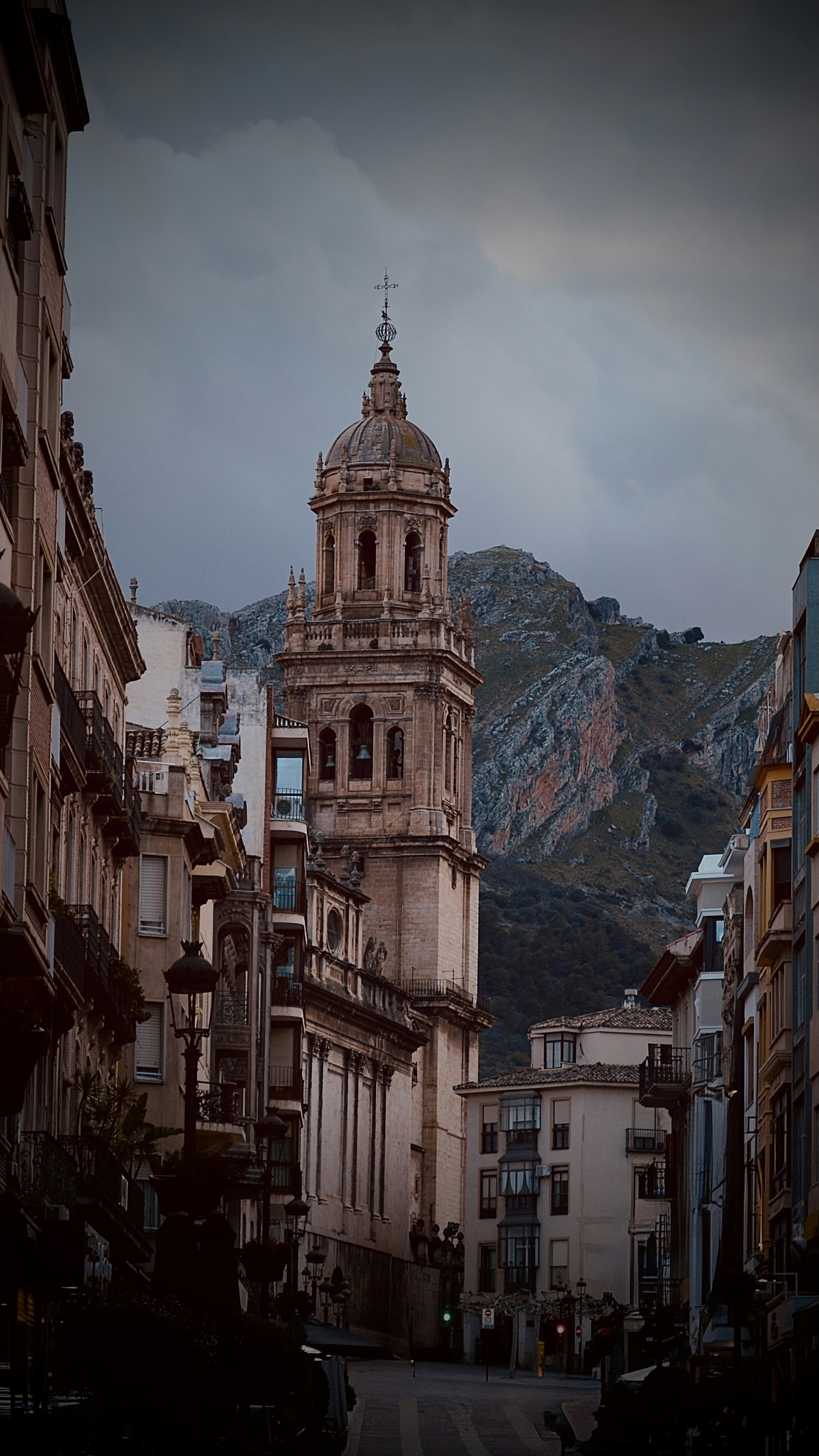 Urban Reverie Beneath the Hills