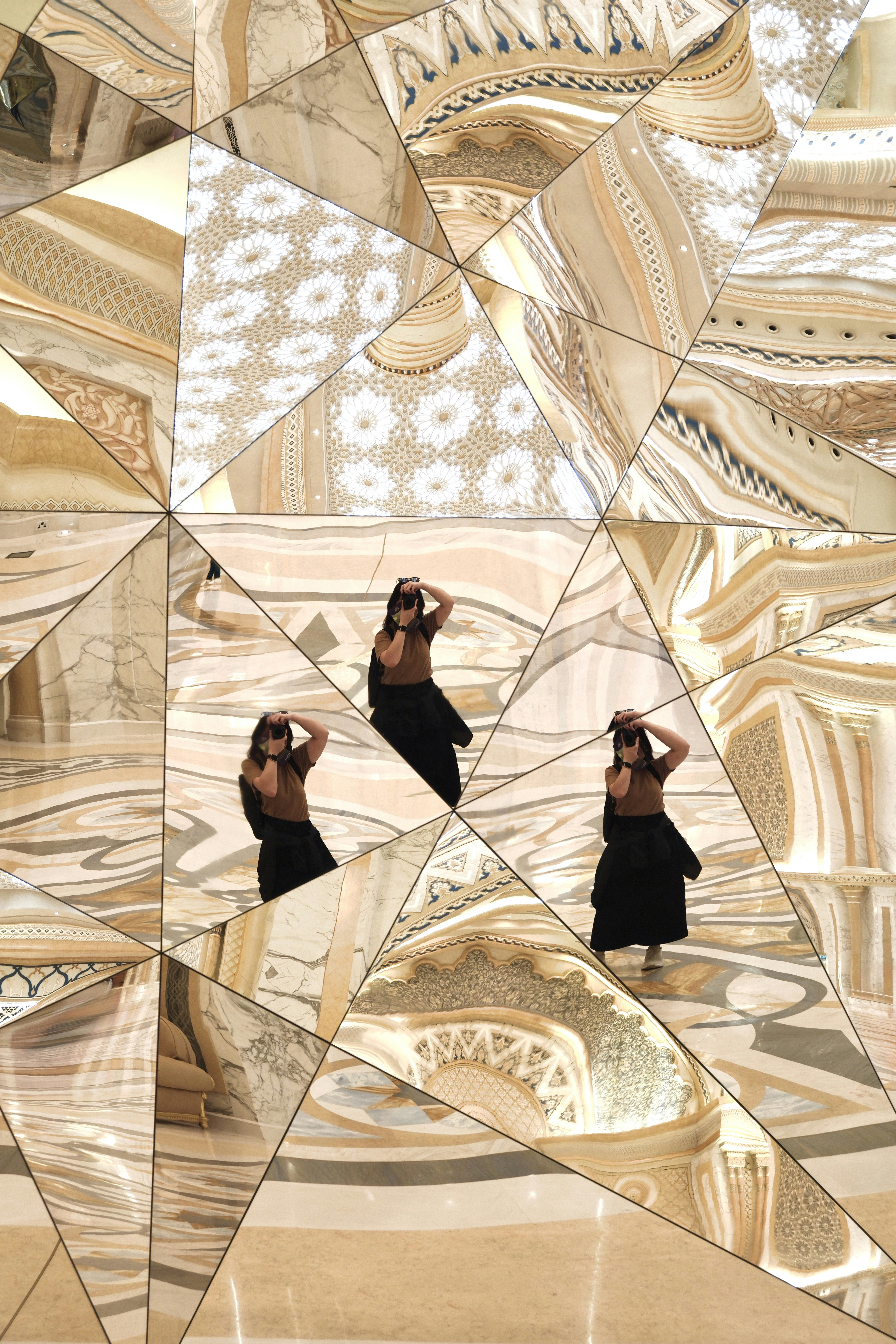 Reflections in a Faceted Mirage