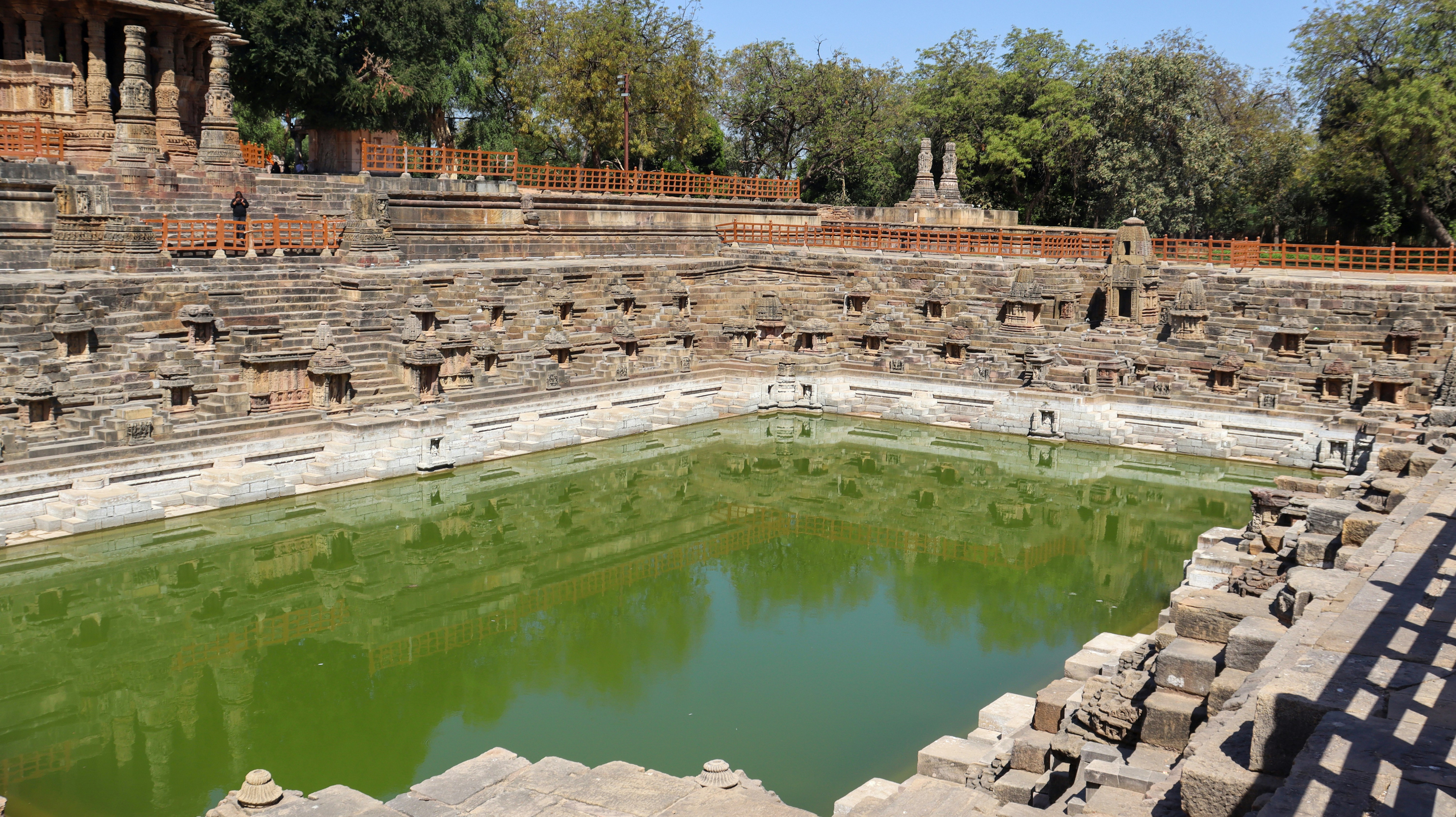 Ancient indian stepwell and pool, covered in algae. photo – Free Human ...