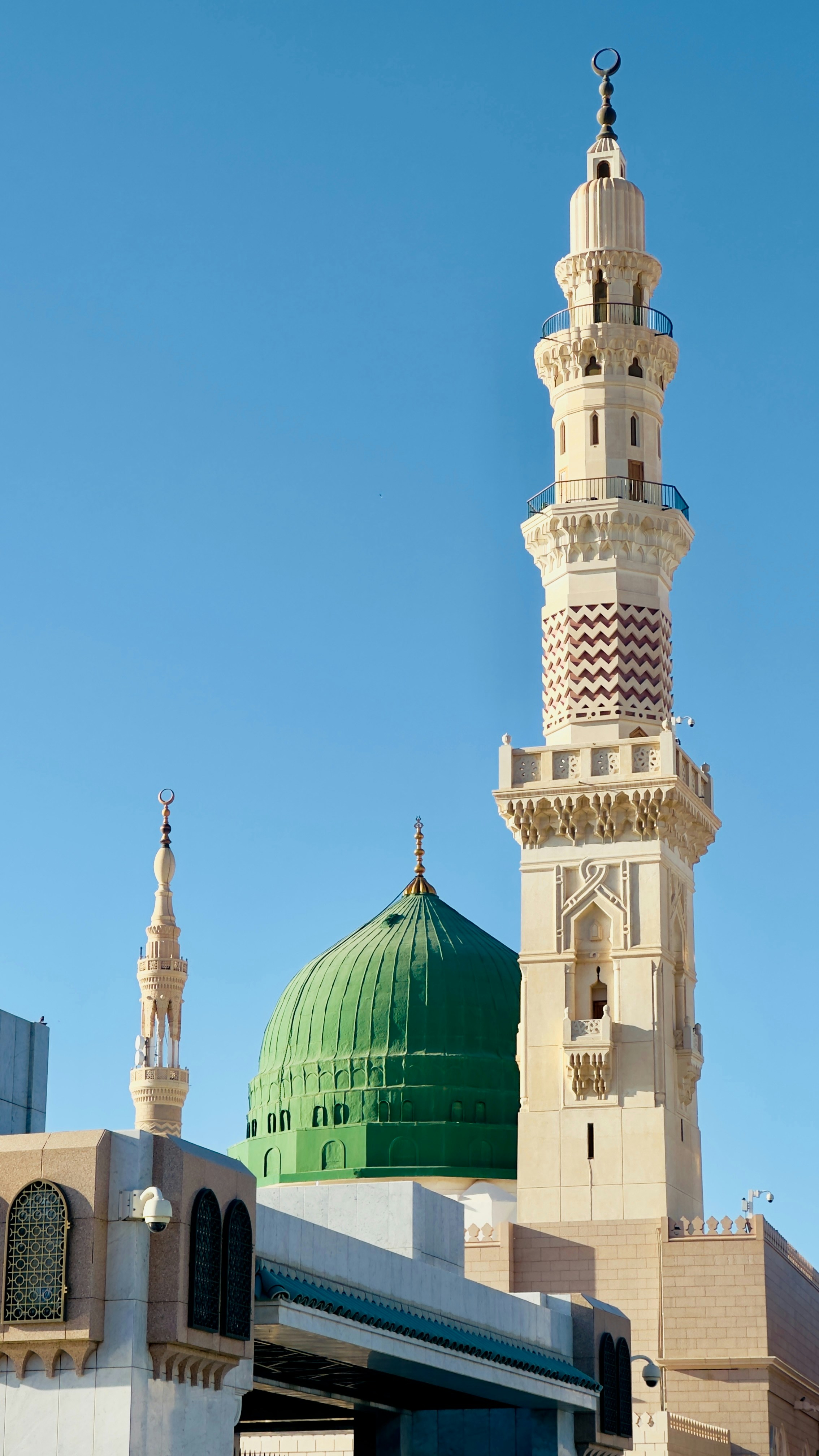The prophet's mosque in medina is a beautiful landmark. photo – Free ...
