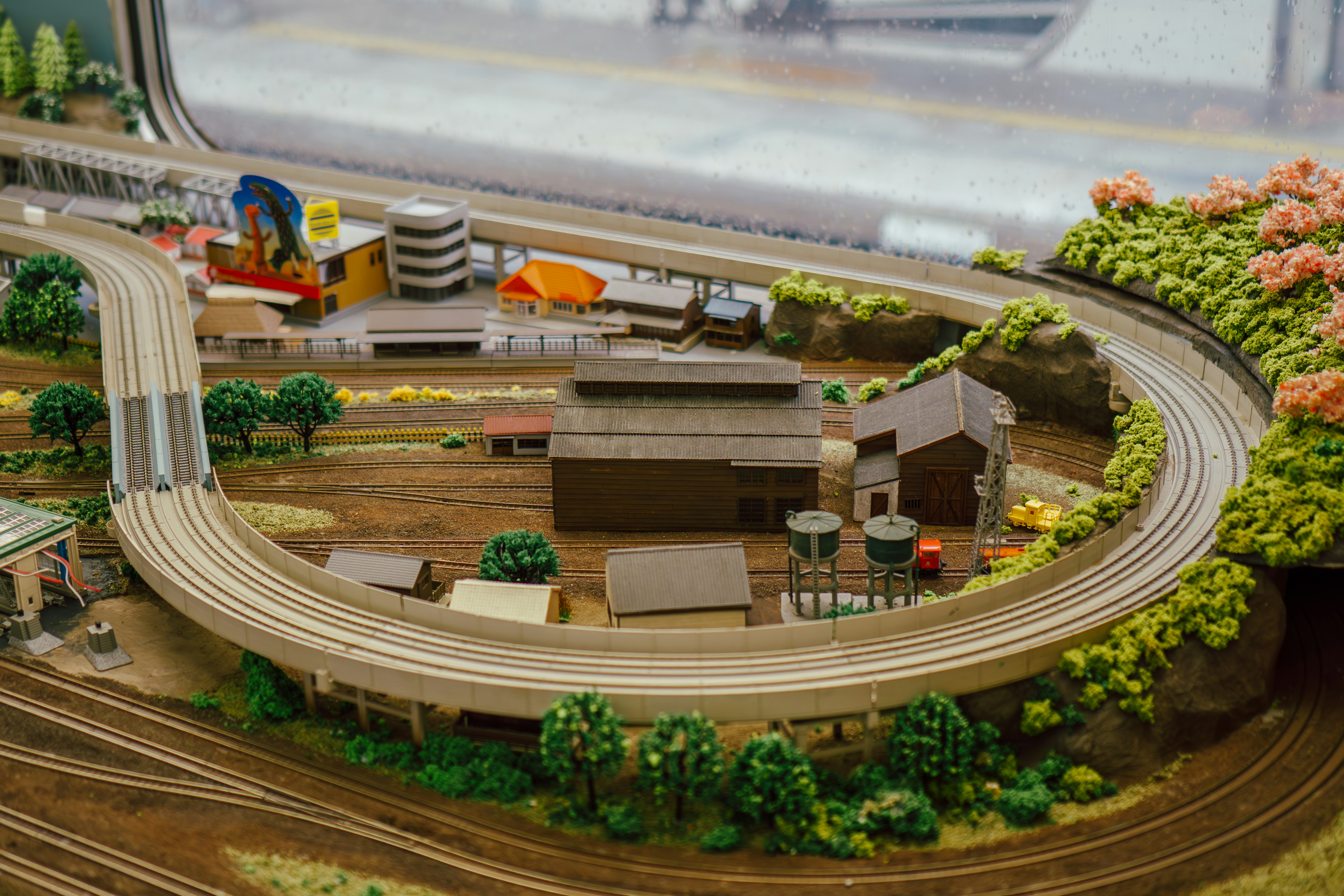 Miniature train set with detailed landscape. photo – Free Building ...