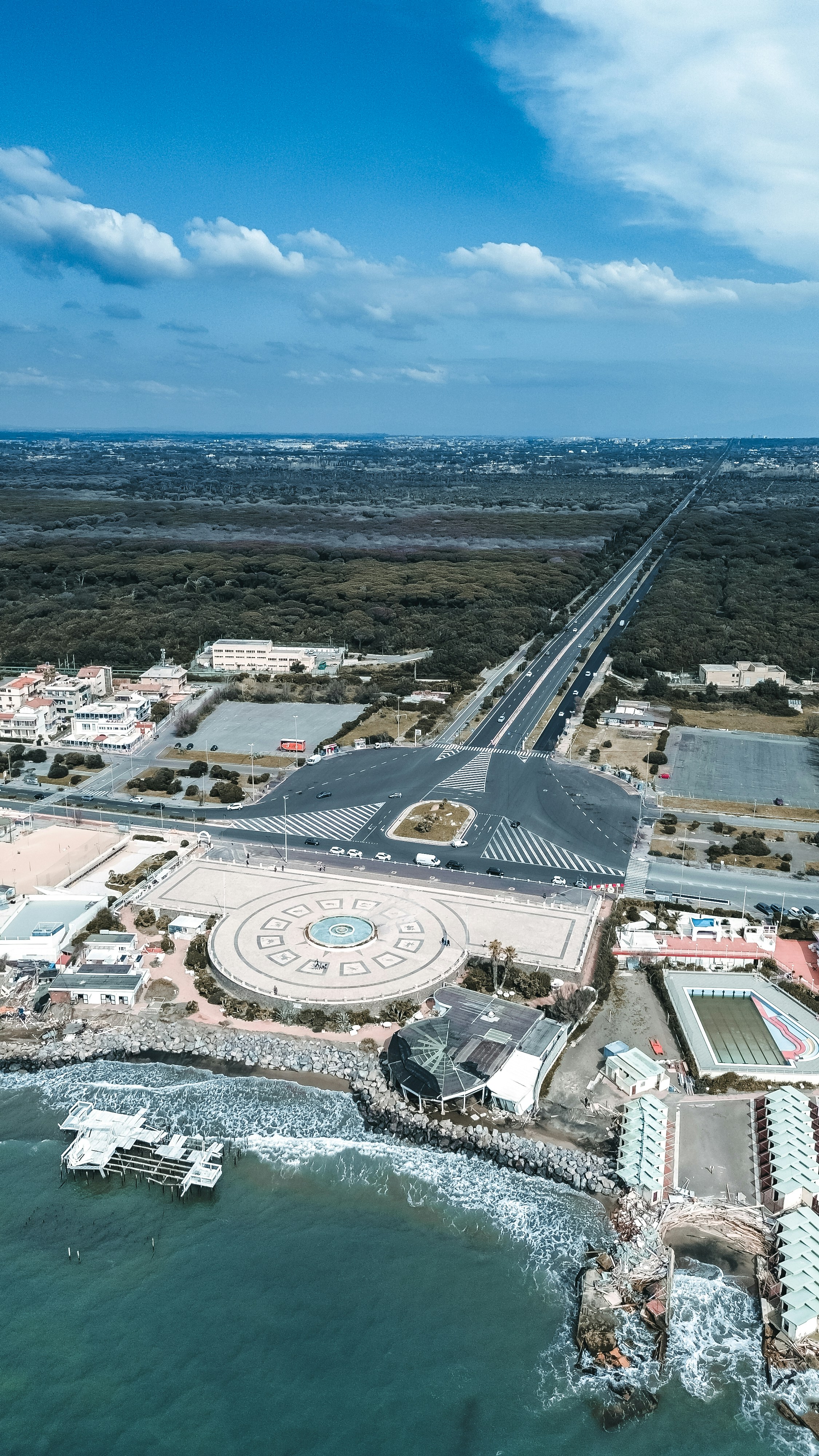 Coastal Horizon: Aerial View of Expansive Roadway