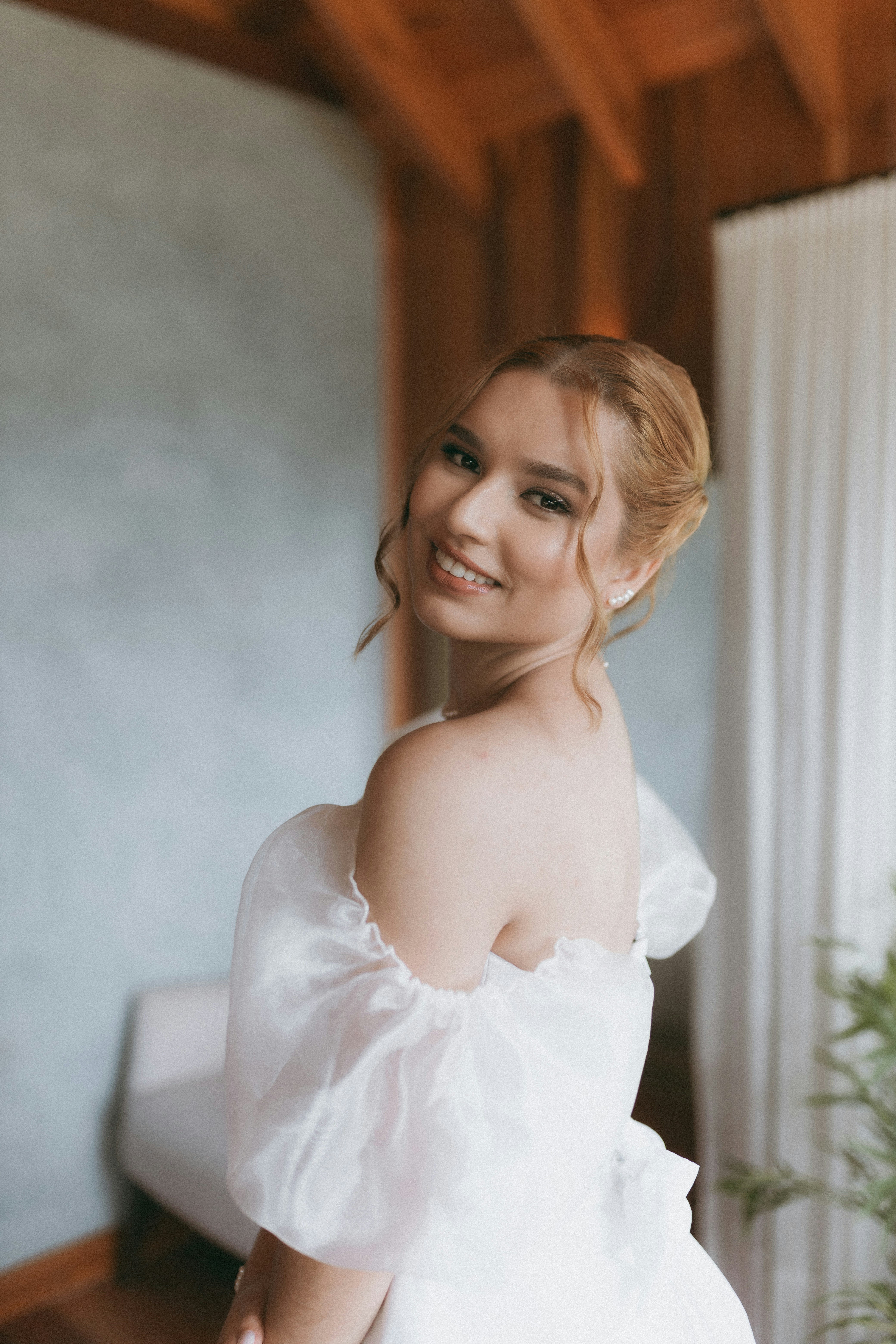 Beautiful bride in a wedding dress is smiling. photo – Free Portrait ...