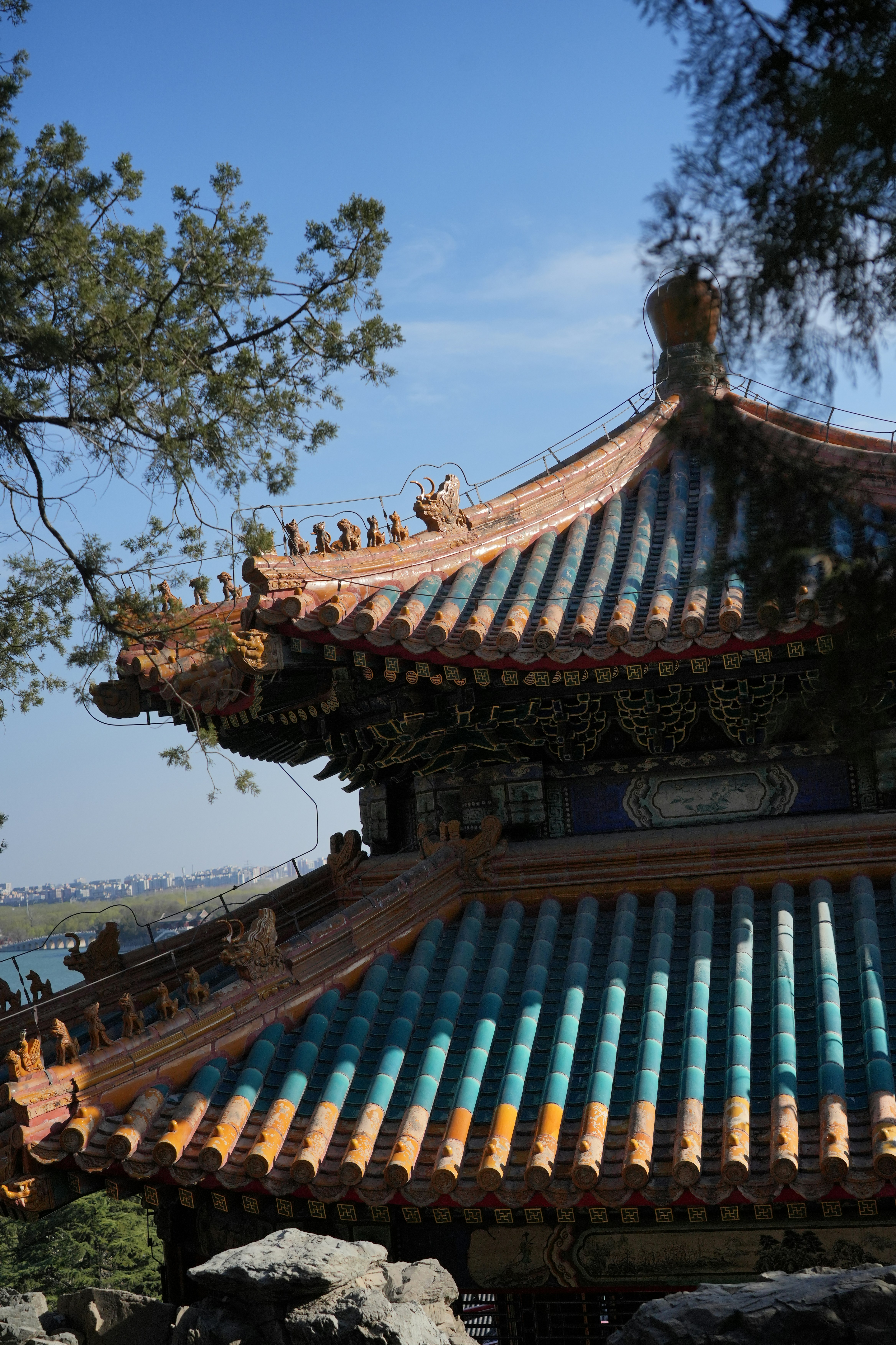 A traditional chinese building with detailed roofing. photo – Free ...