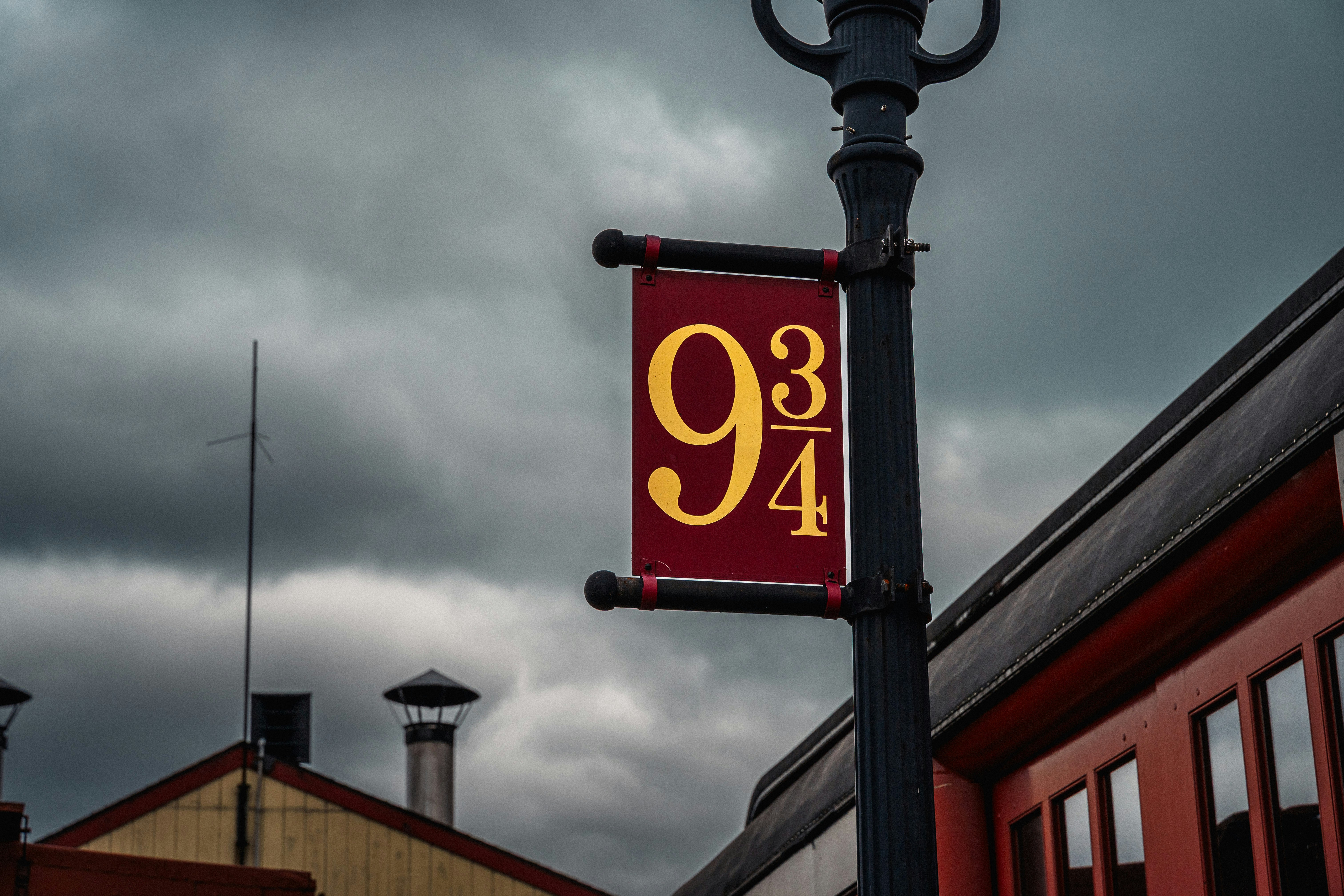 Platform 9 3/4 sign from the harry potter series. photo – Free Train ...