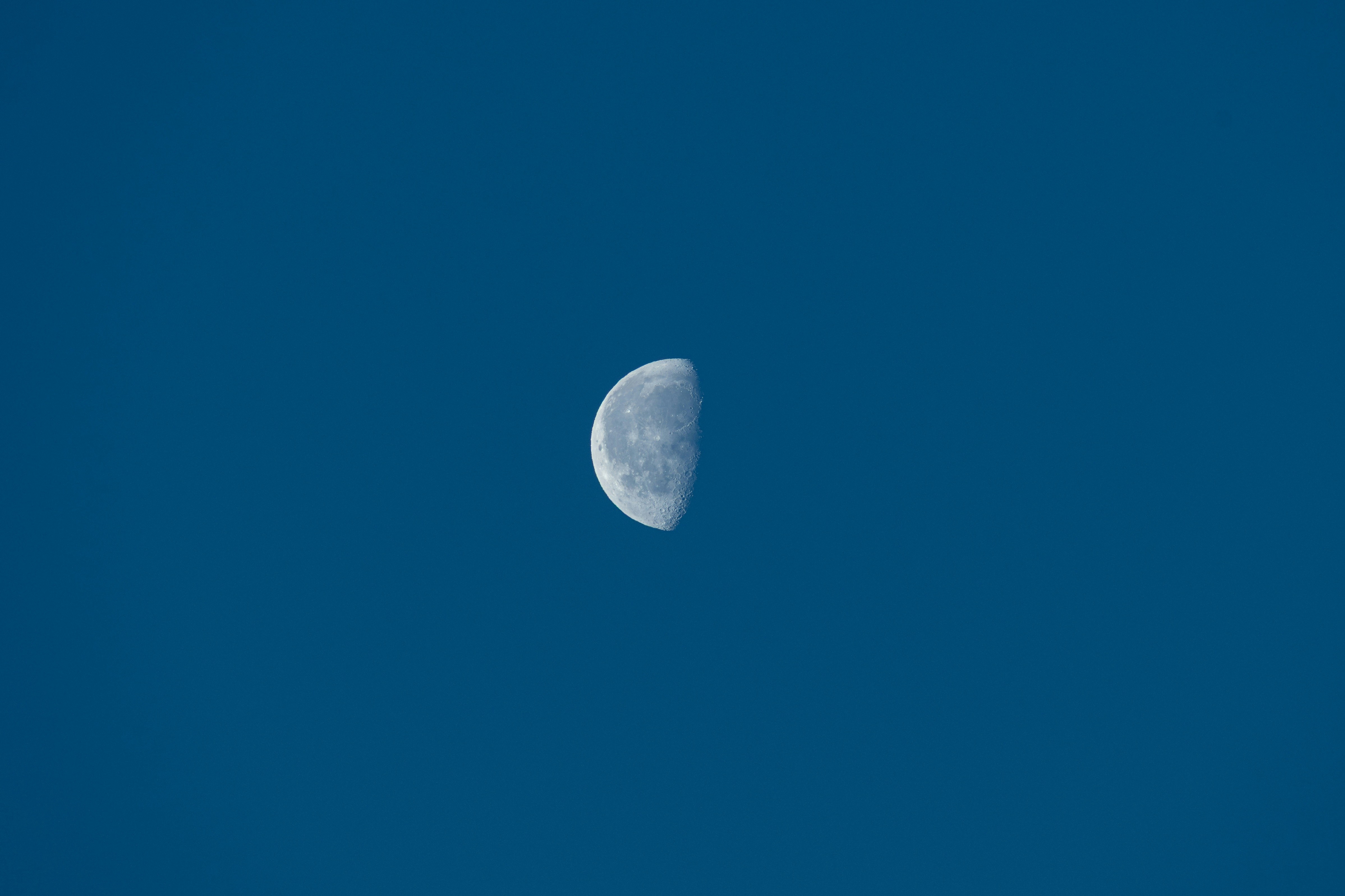 Lunar Slice in Quiet Blue