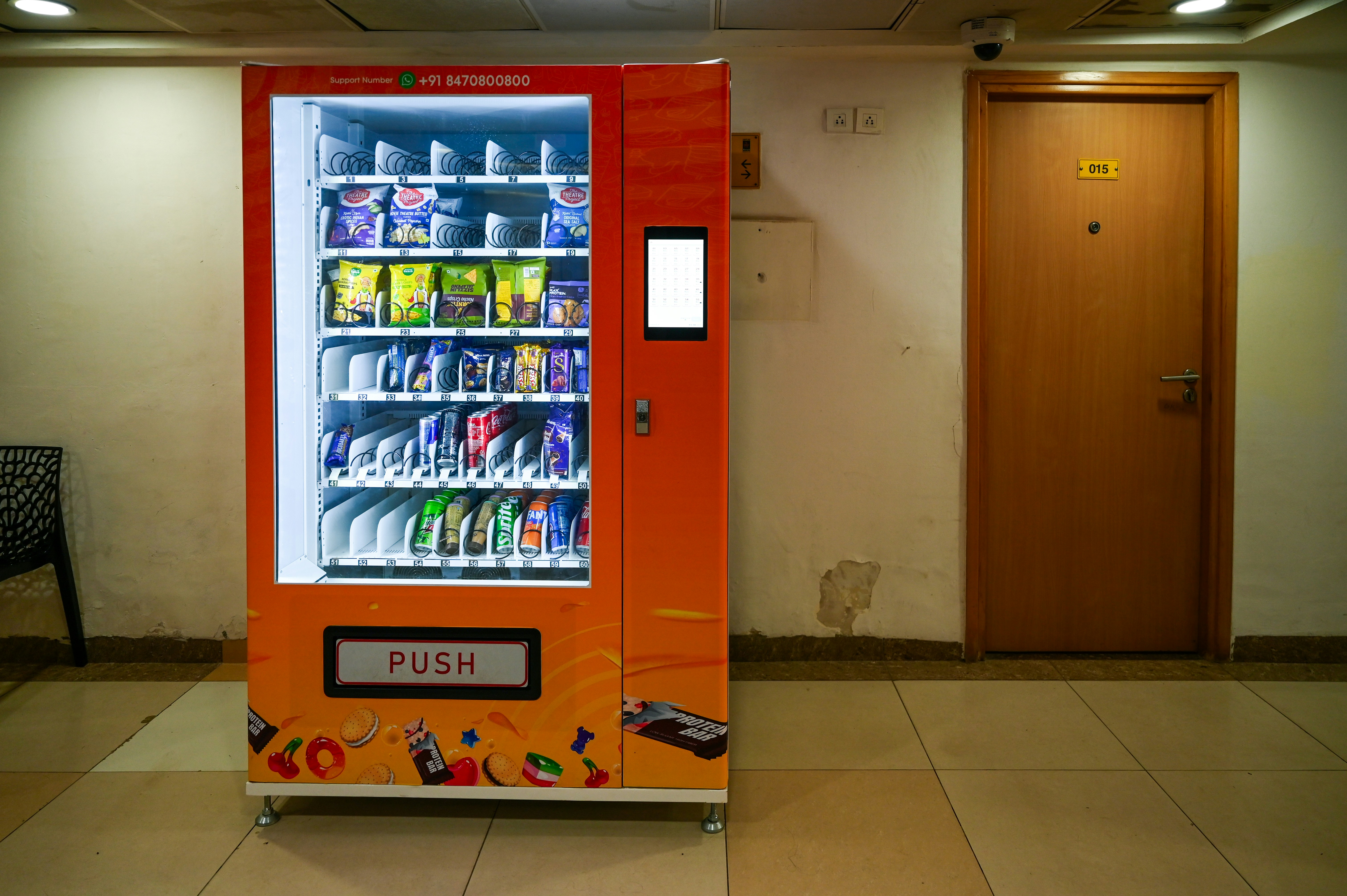 A vending machine sells snacks and drinks. photo – Free India Image on ...