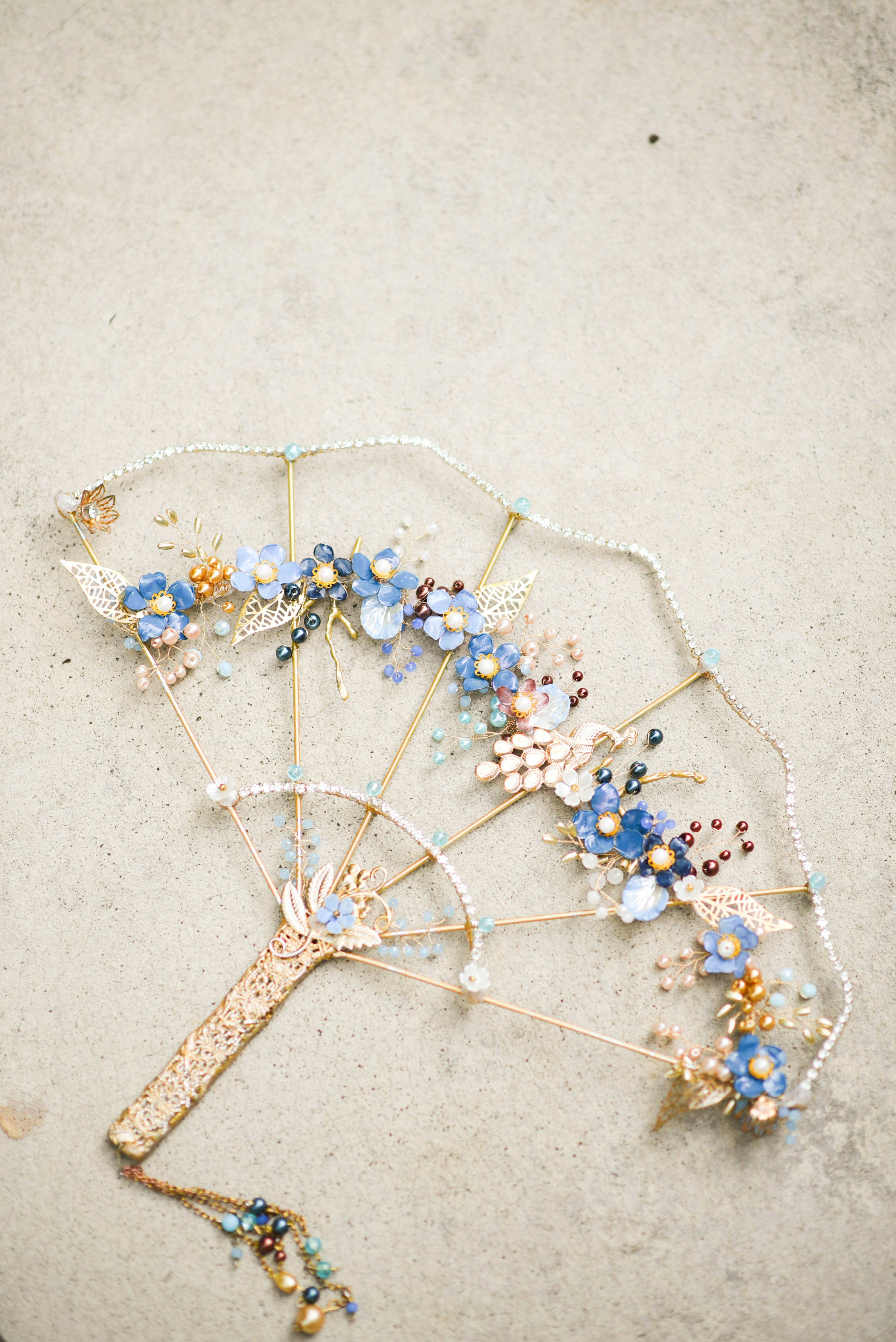 Delicate Floral Fan with Golden Elegance