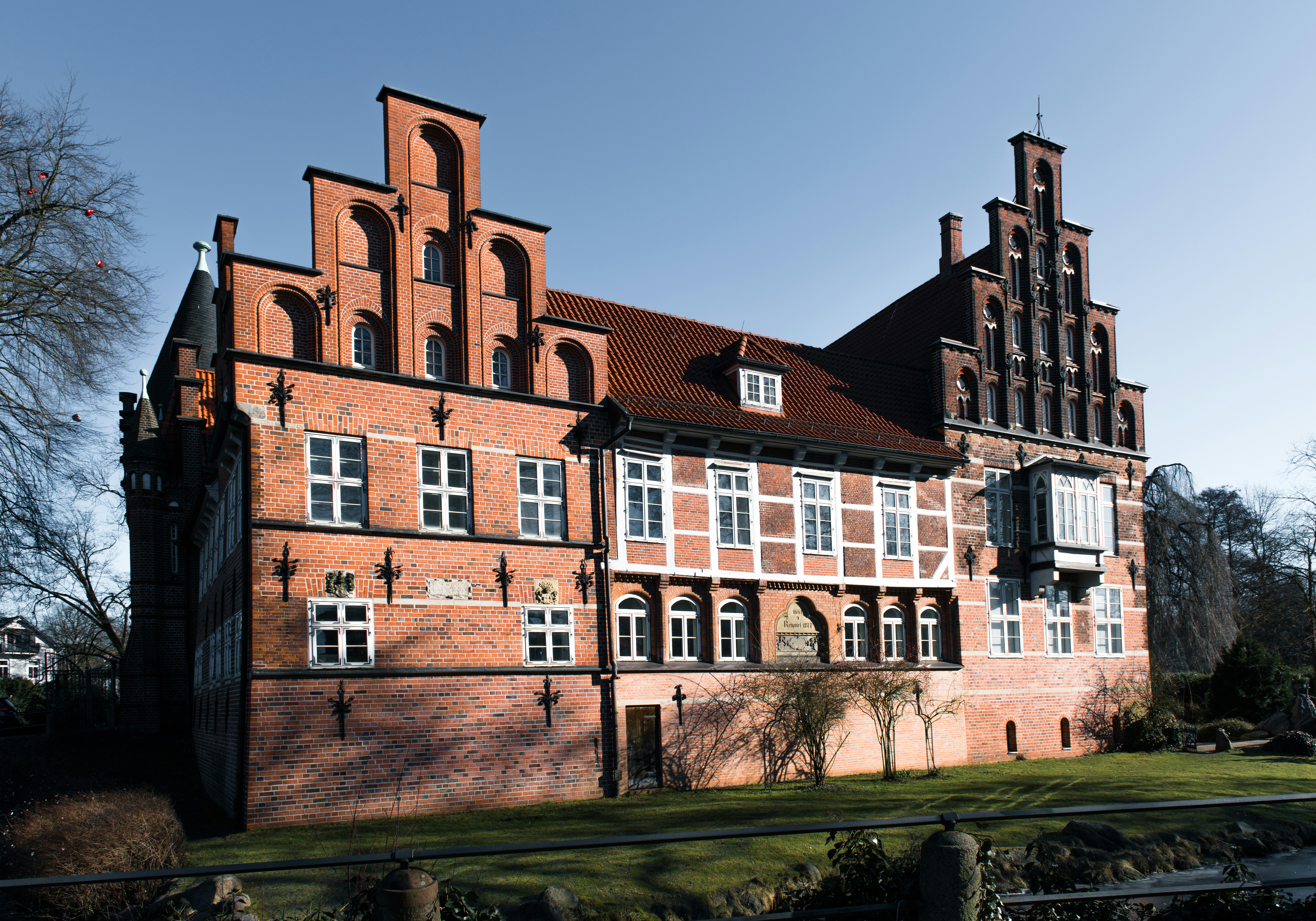 A beautiful brick building with elaborate gables. photo – Free Building ...