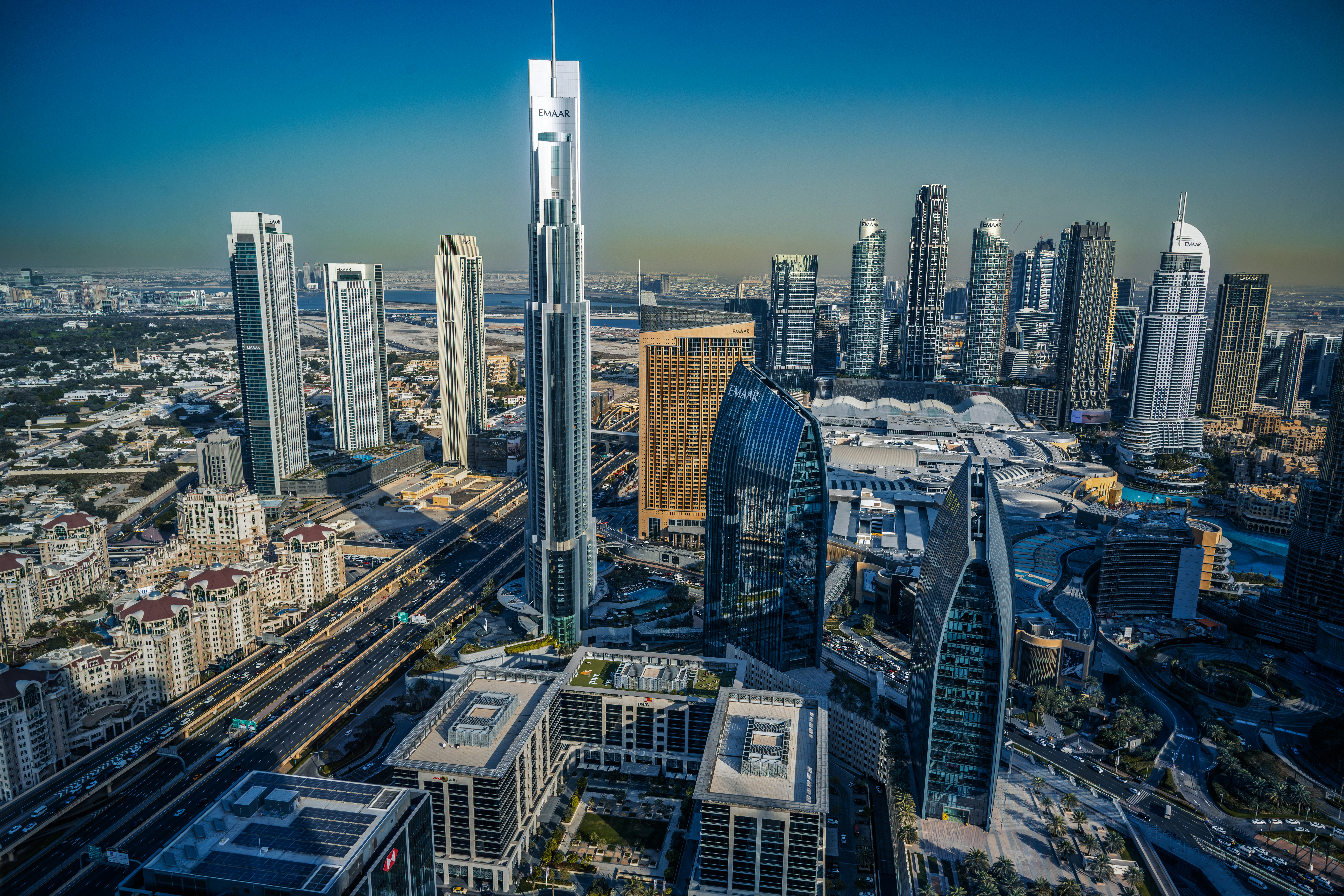 Dubai's skyline shows many modern skyscrapers. photo – Free City Image ...