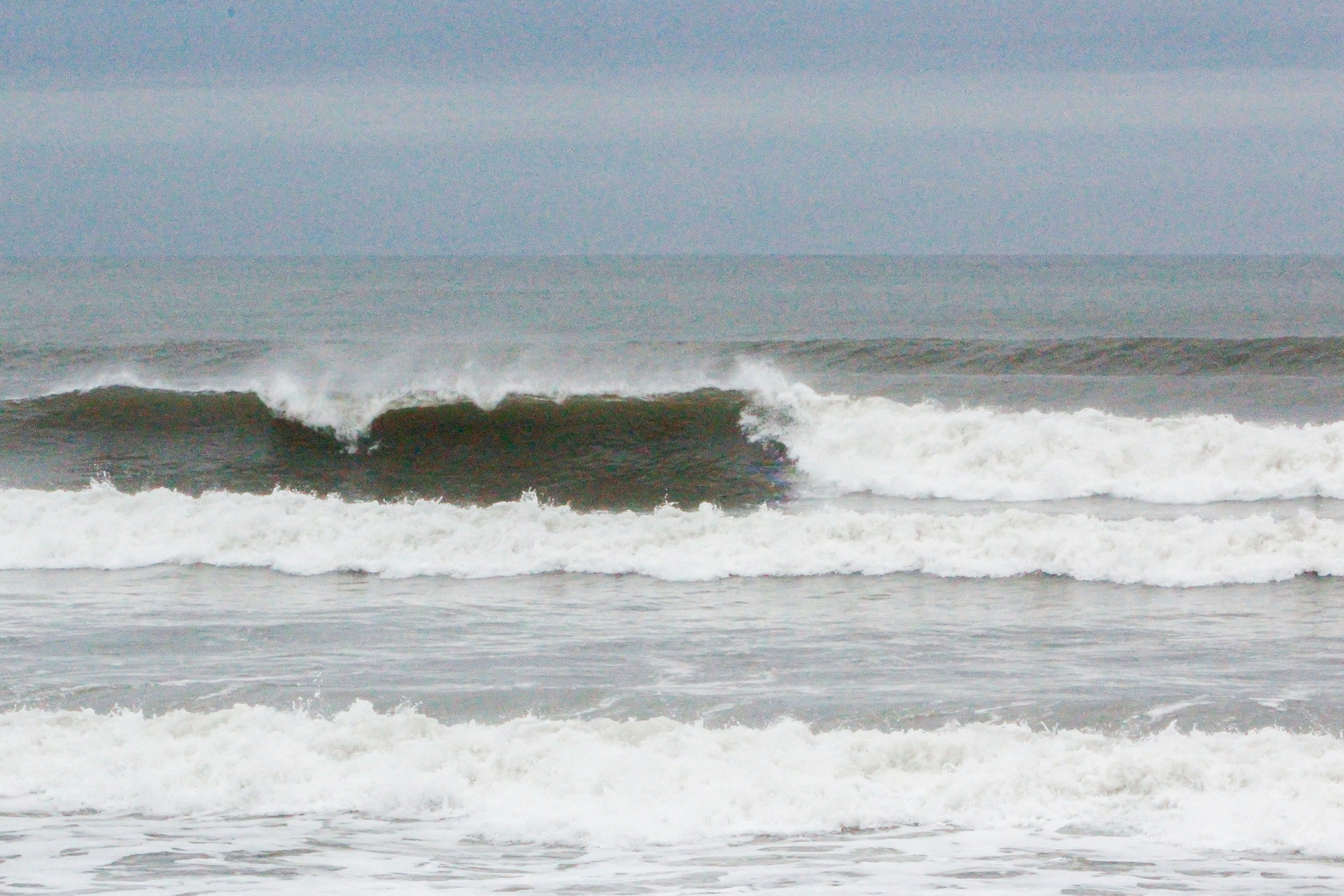 Waves crash on the shoreline in the sea. photo – Free Beach Image on ...