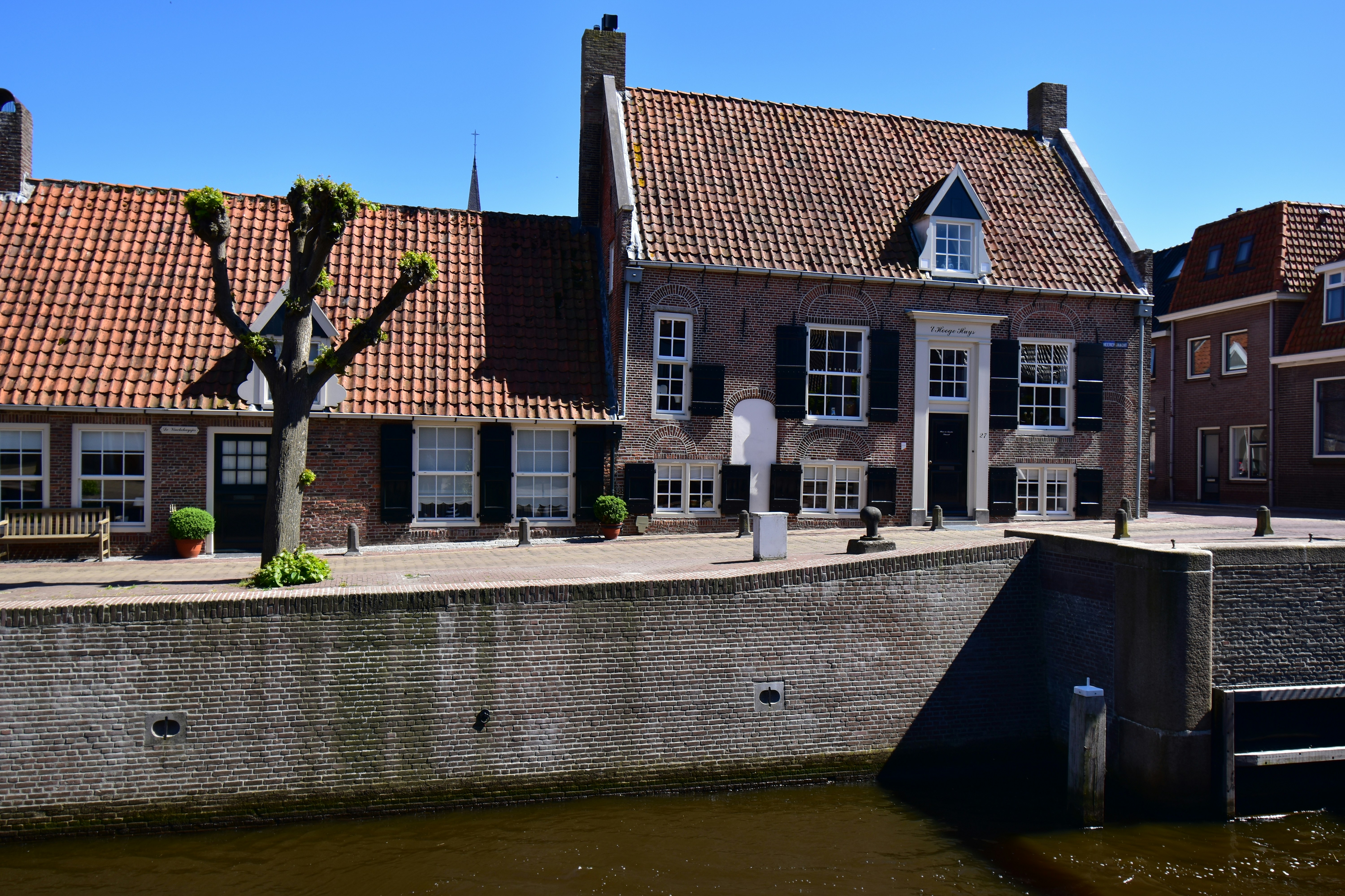Houses along the canal (Architecture - Holland - quay)