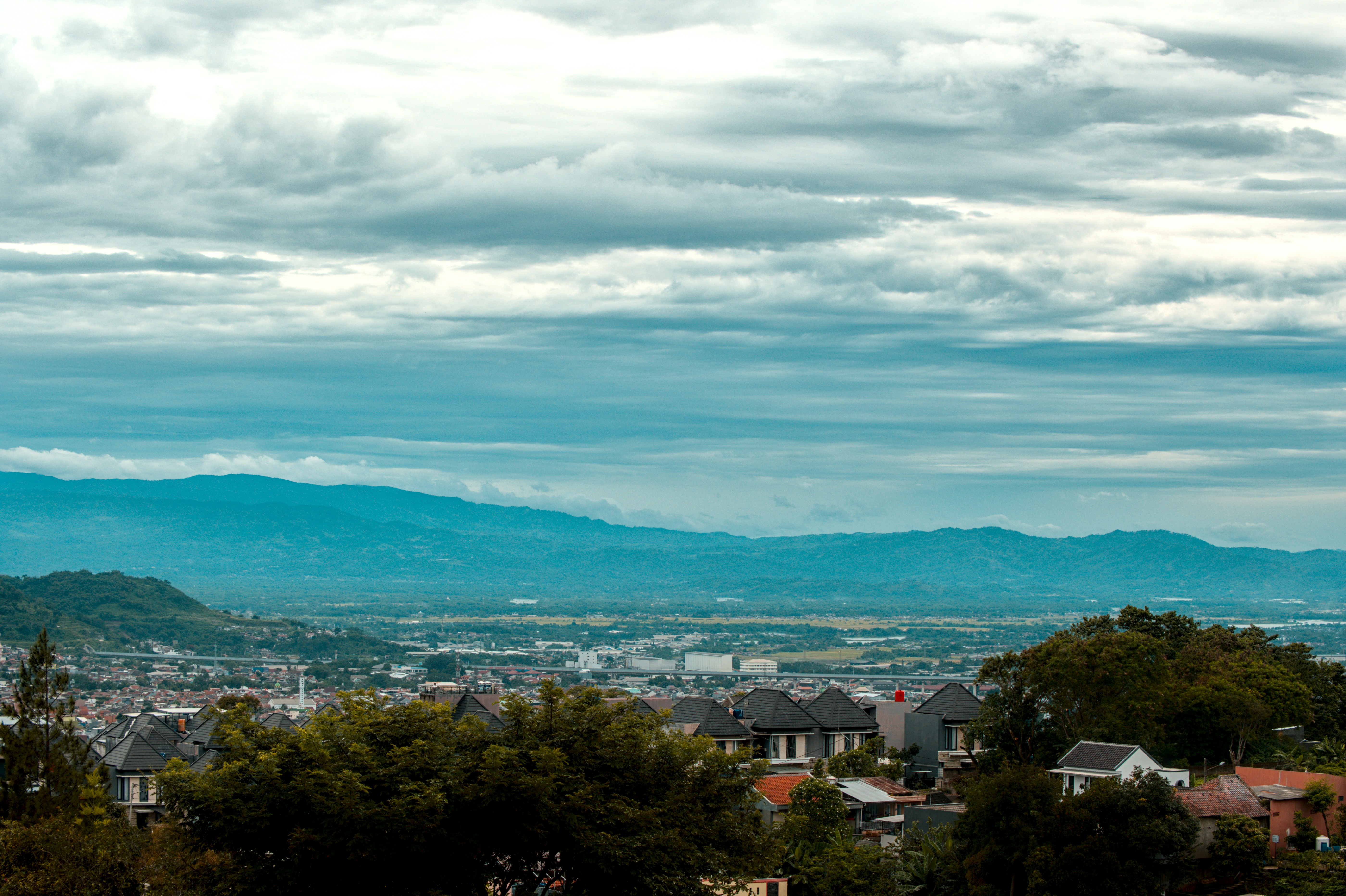 Sweeping Horizon Under Moody Skies