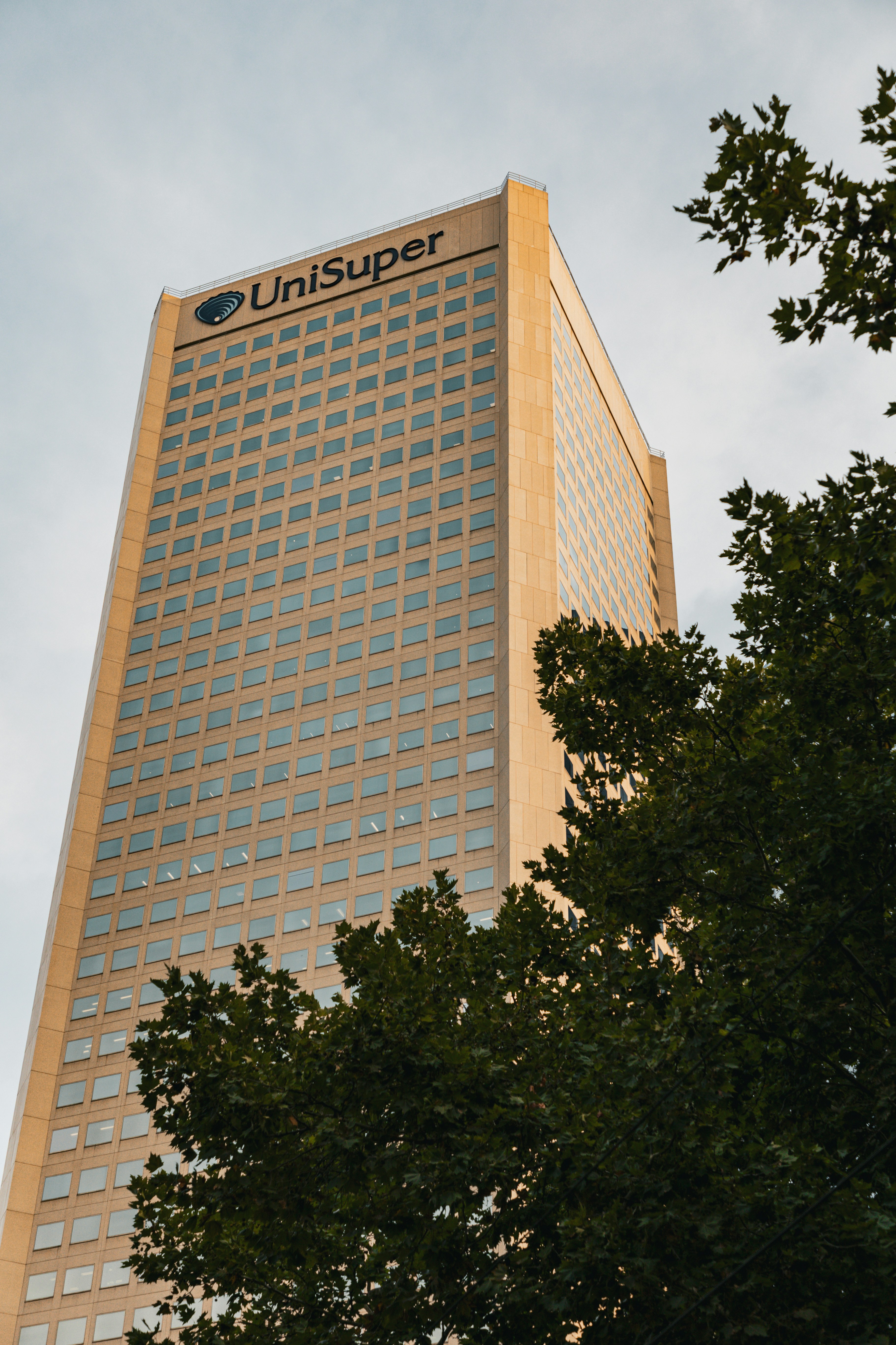 Unisuper building towers in the sky. photo – Free City Image on Unsplash