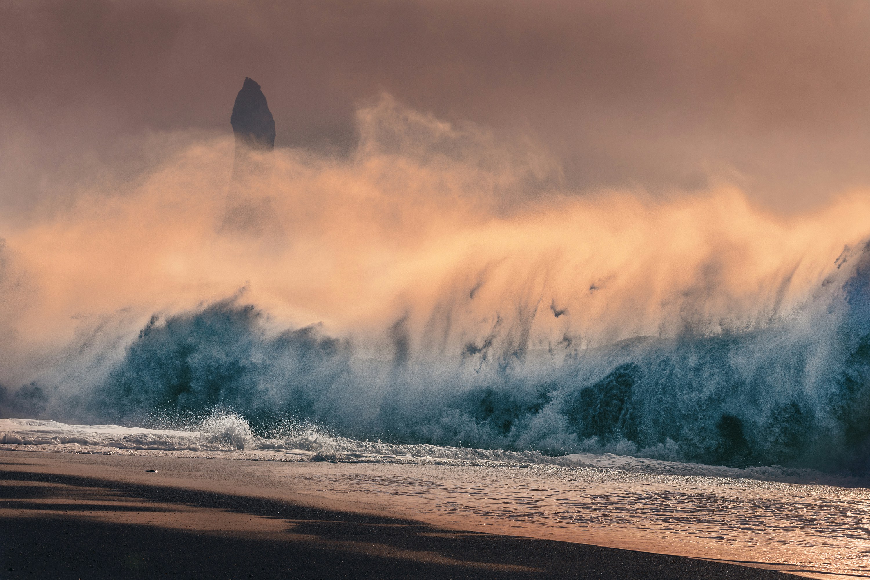 Roaring Waves at Reykjanes