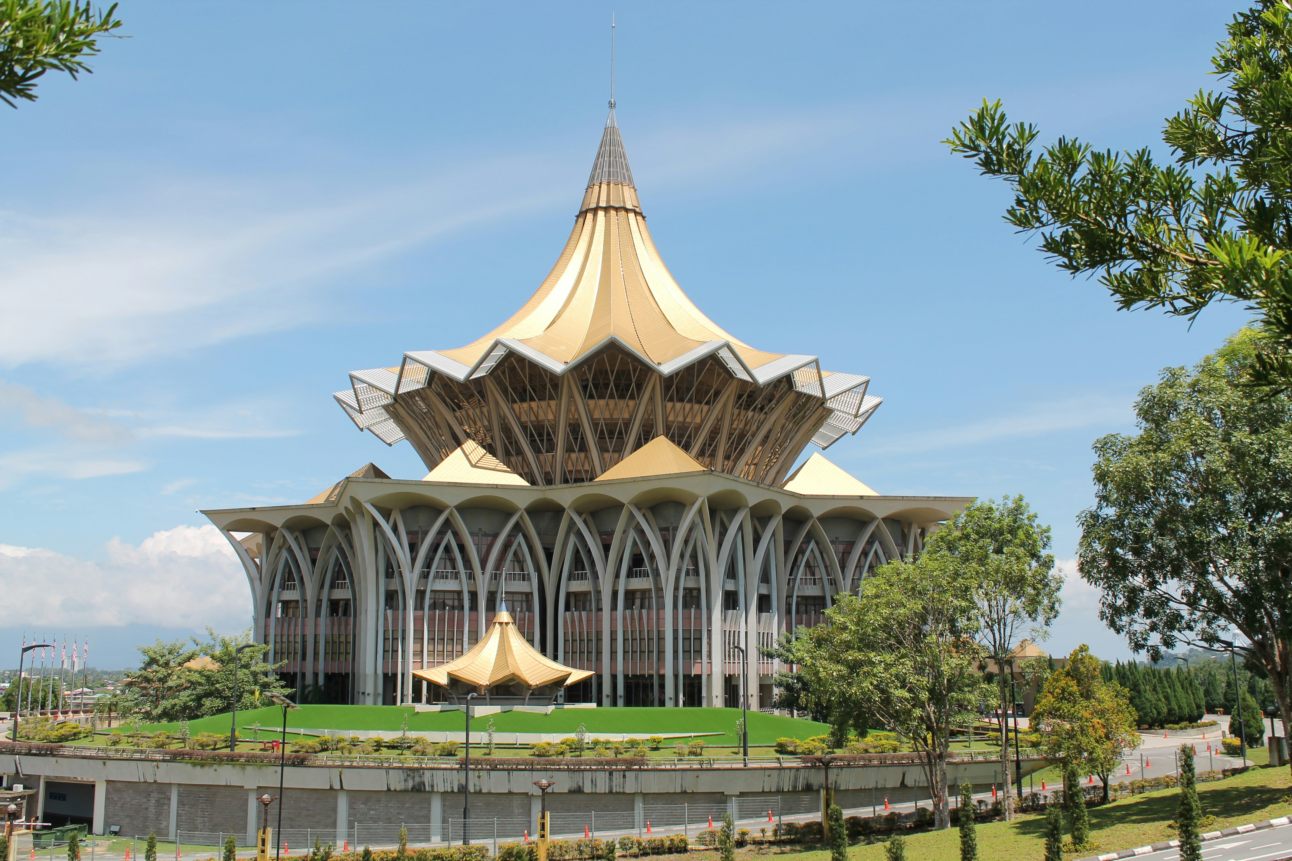 The sarawak state legislative assembly building is shown. photo – Free ...