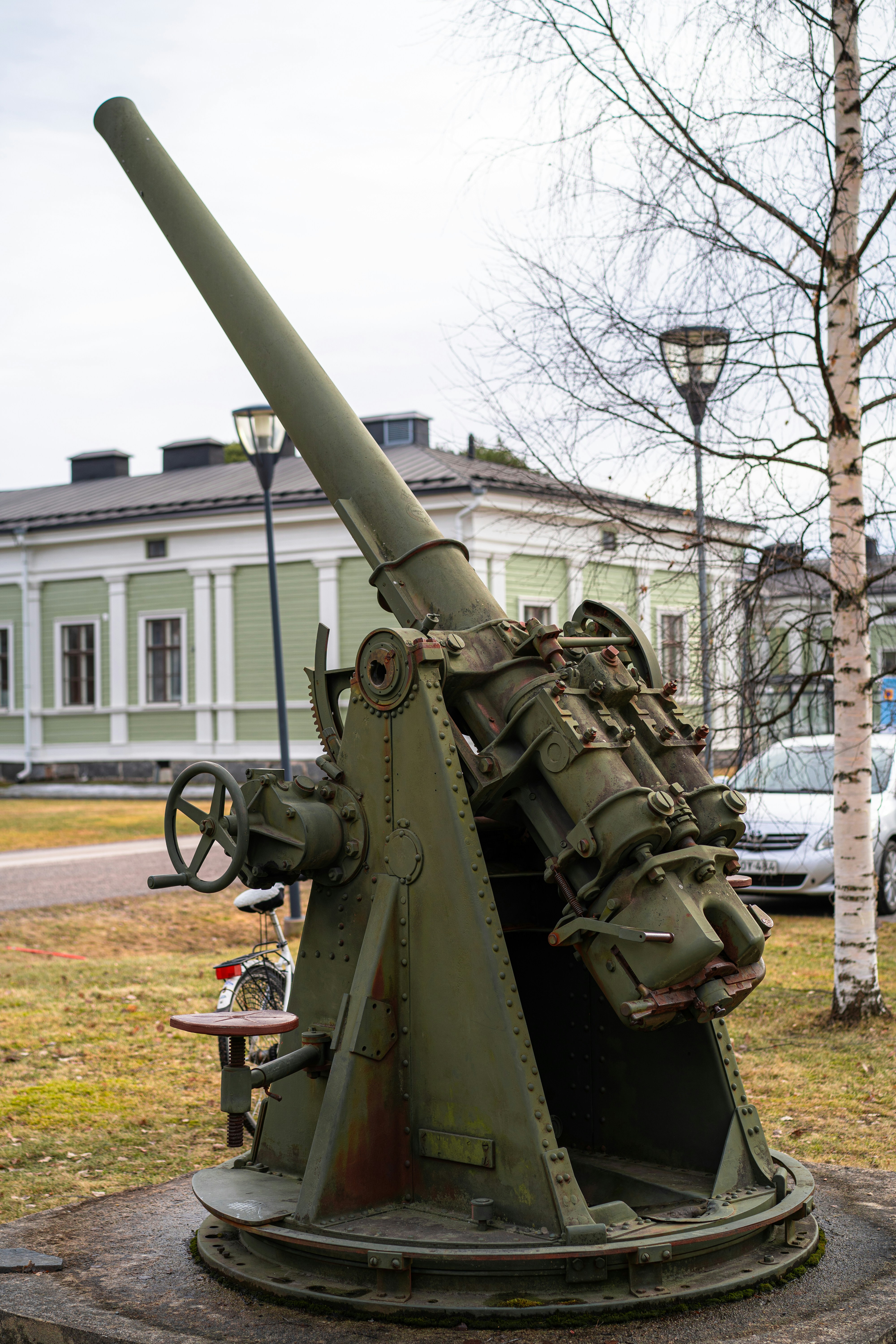 Steel Thunder: Antique Field Gun Dominates a Quiet Park