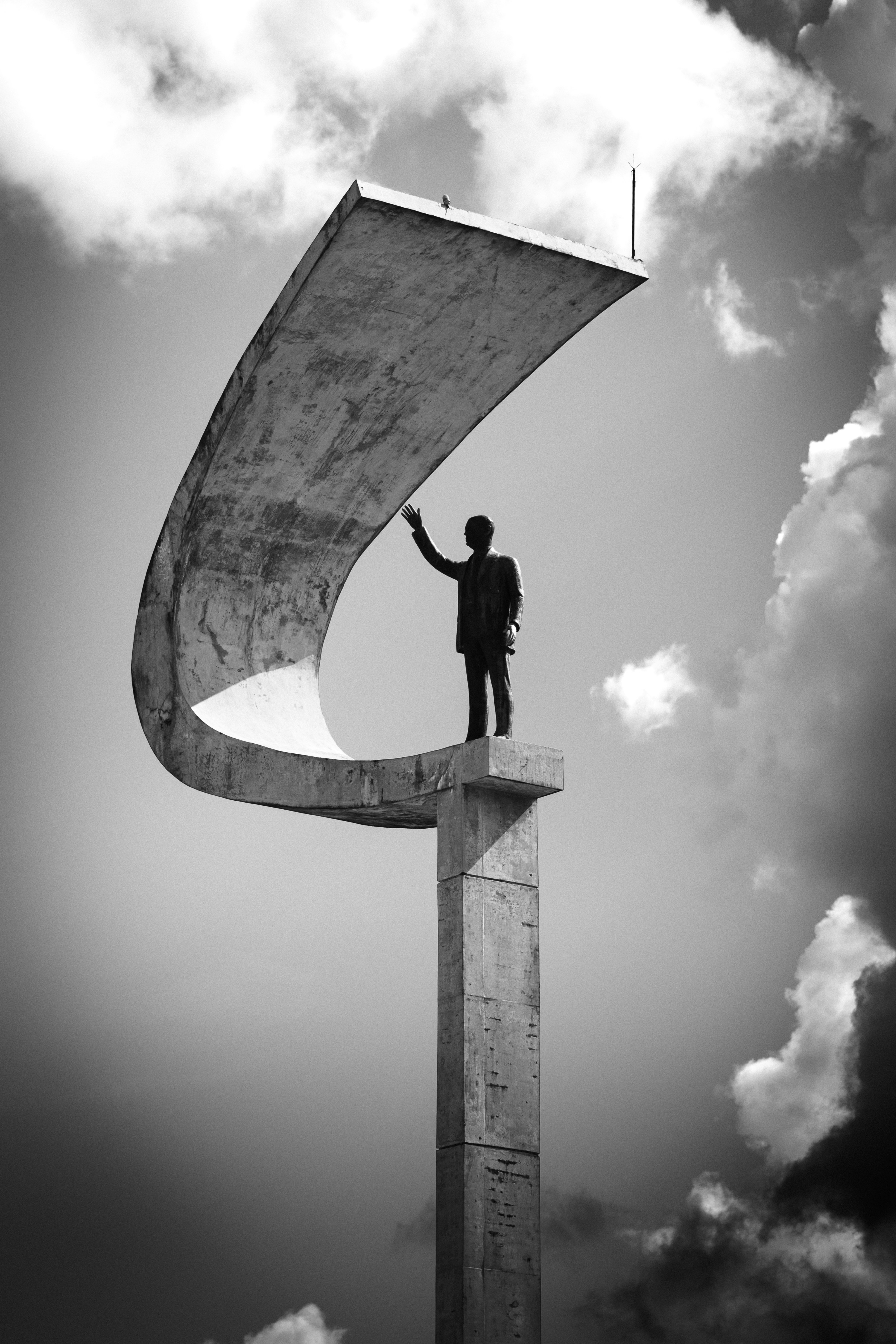 Skyward Salute: Monumental Silhouette