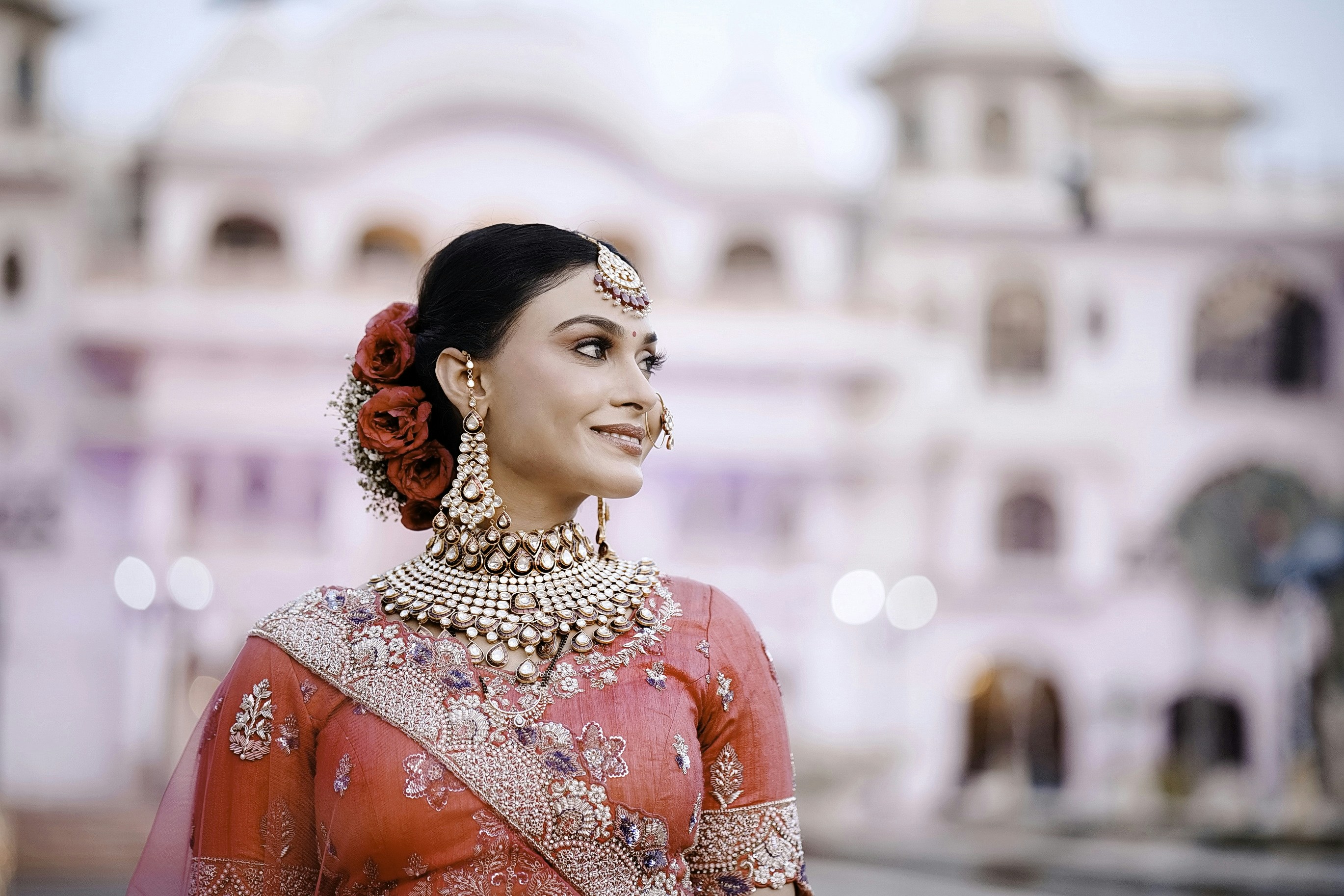 Beautiful bride smiles brightly in her wedding attire. photo – Free ...