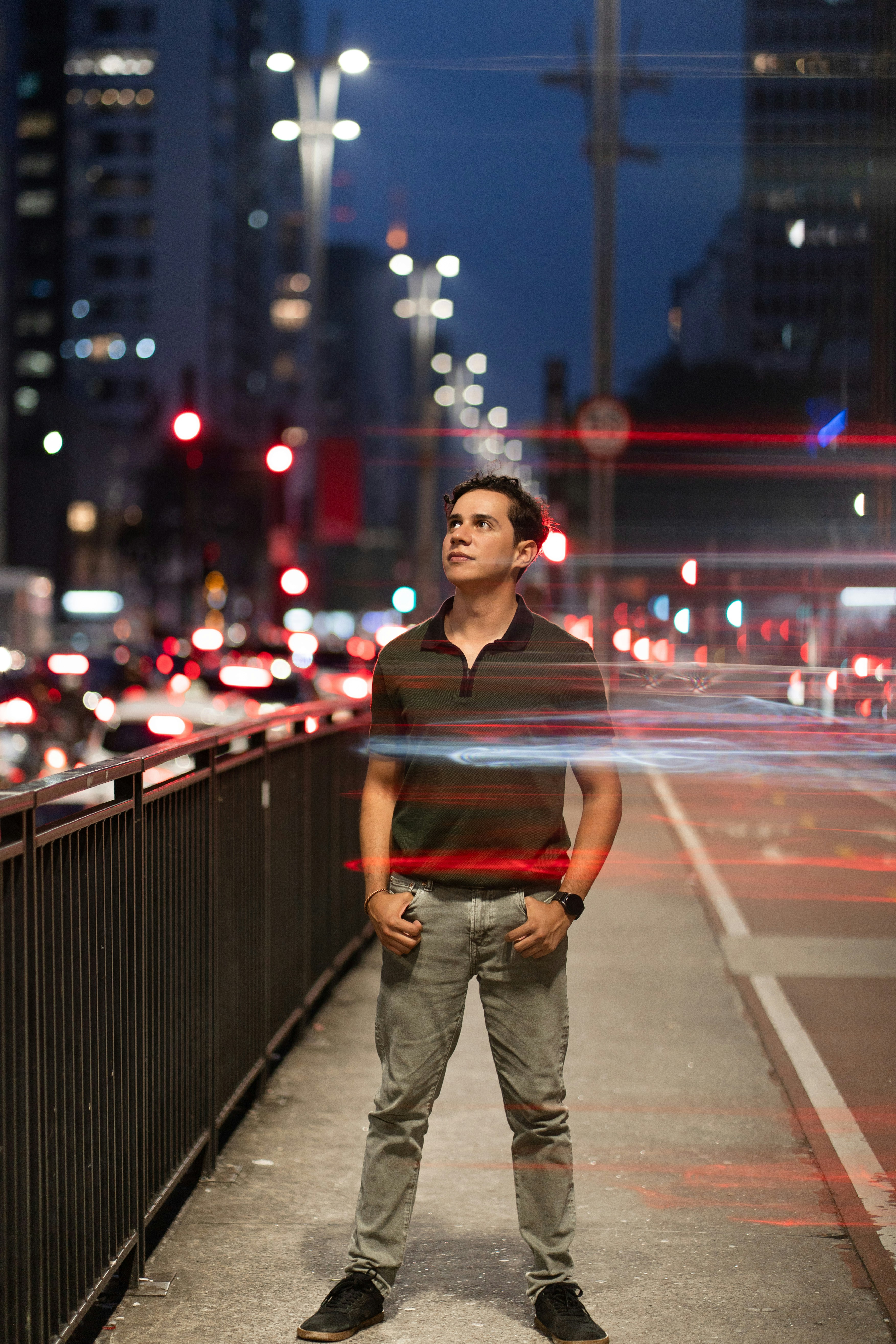 Urban Nightfall: A Pause Amidst the Hustle