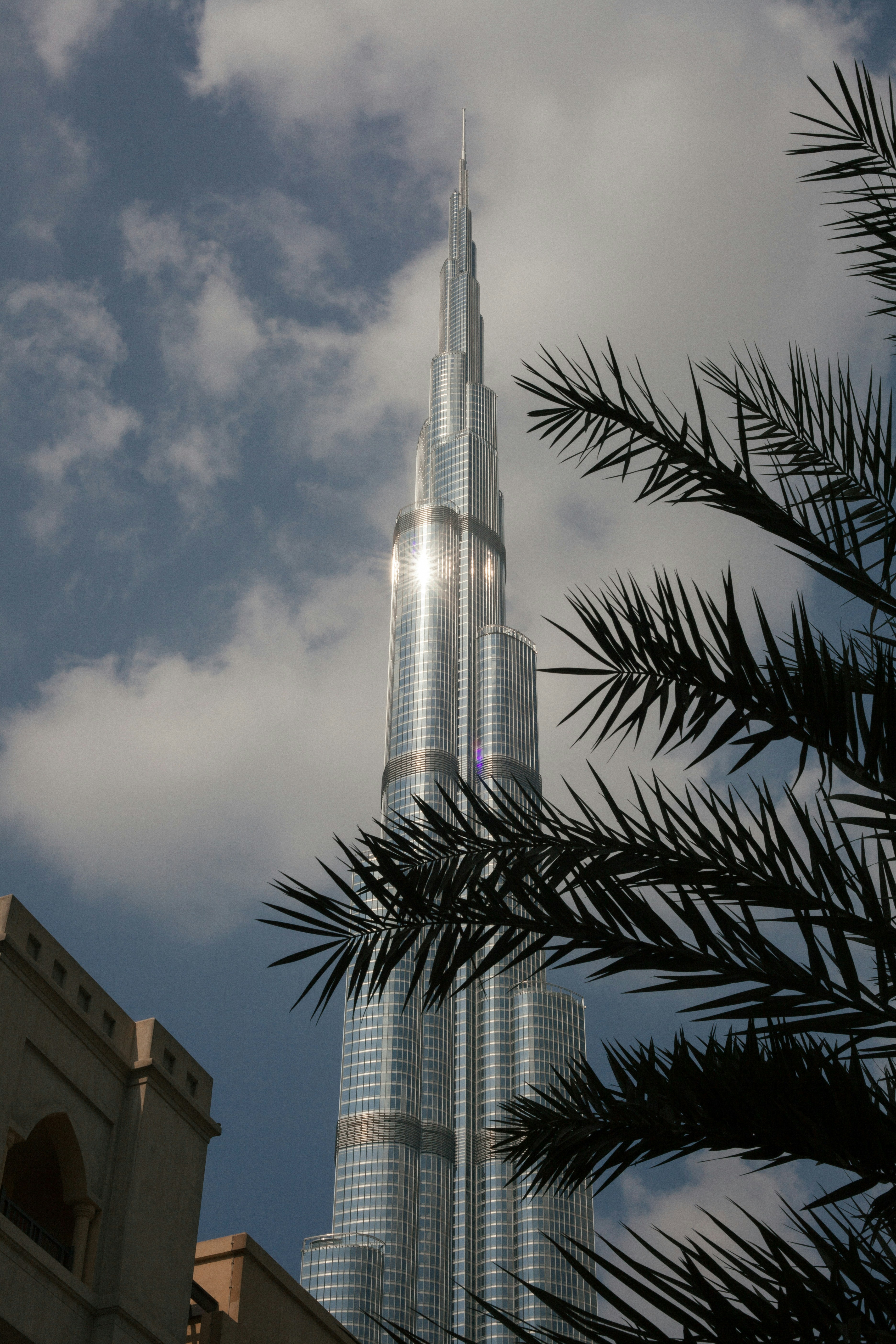 The burj khalifa towers in the sunlight. photo – Free Skyscraper Image ...