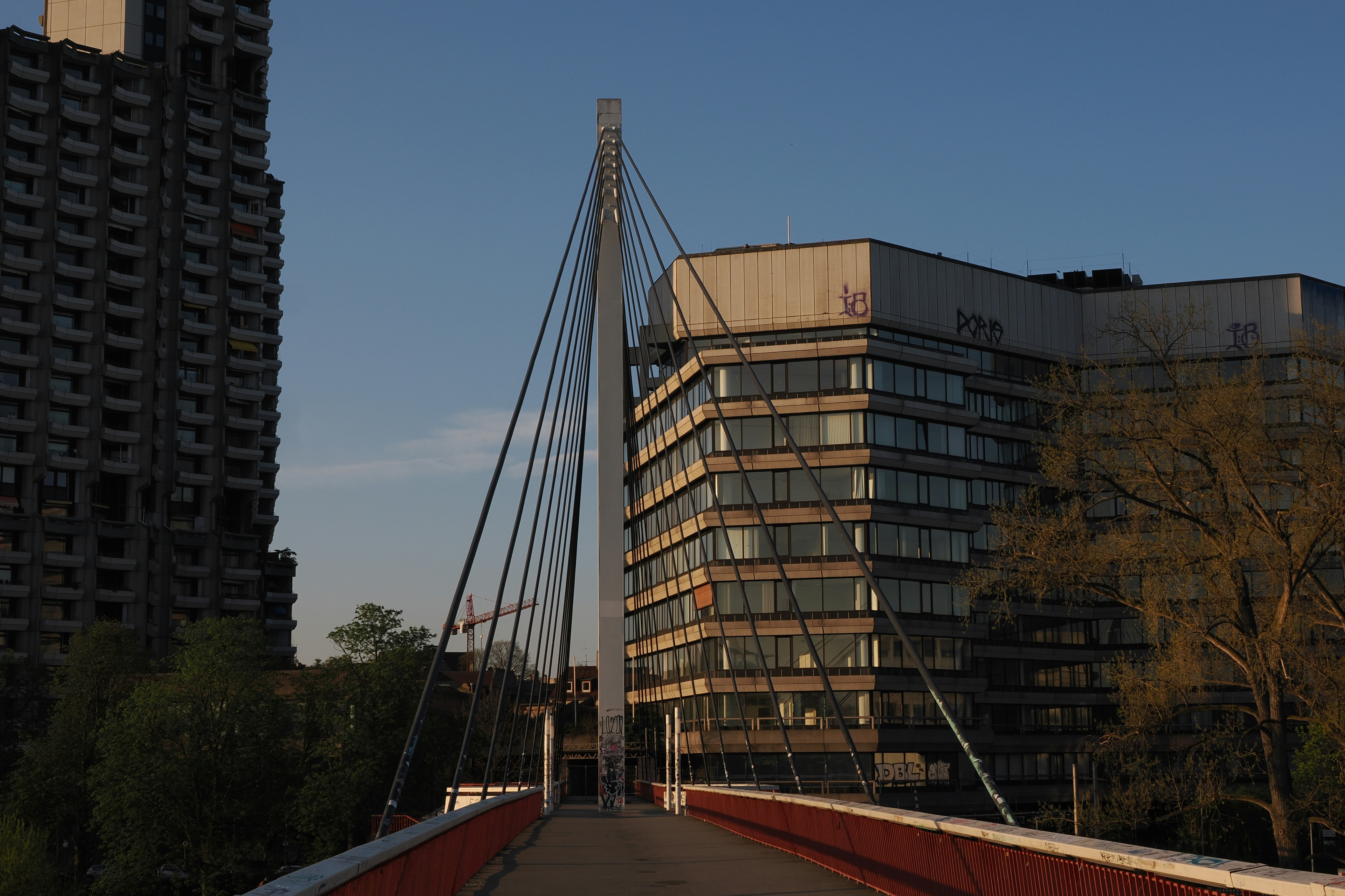 Millennium Bridge House Pictures | Download Free Images on Unsplash