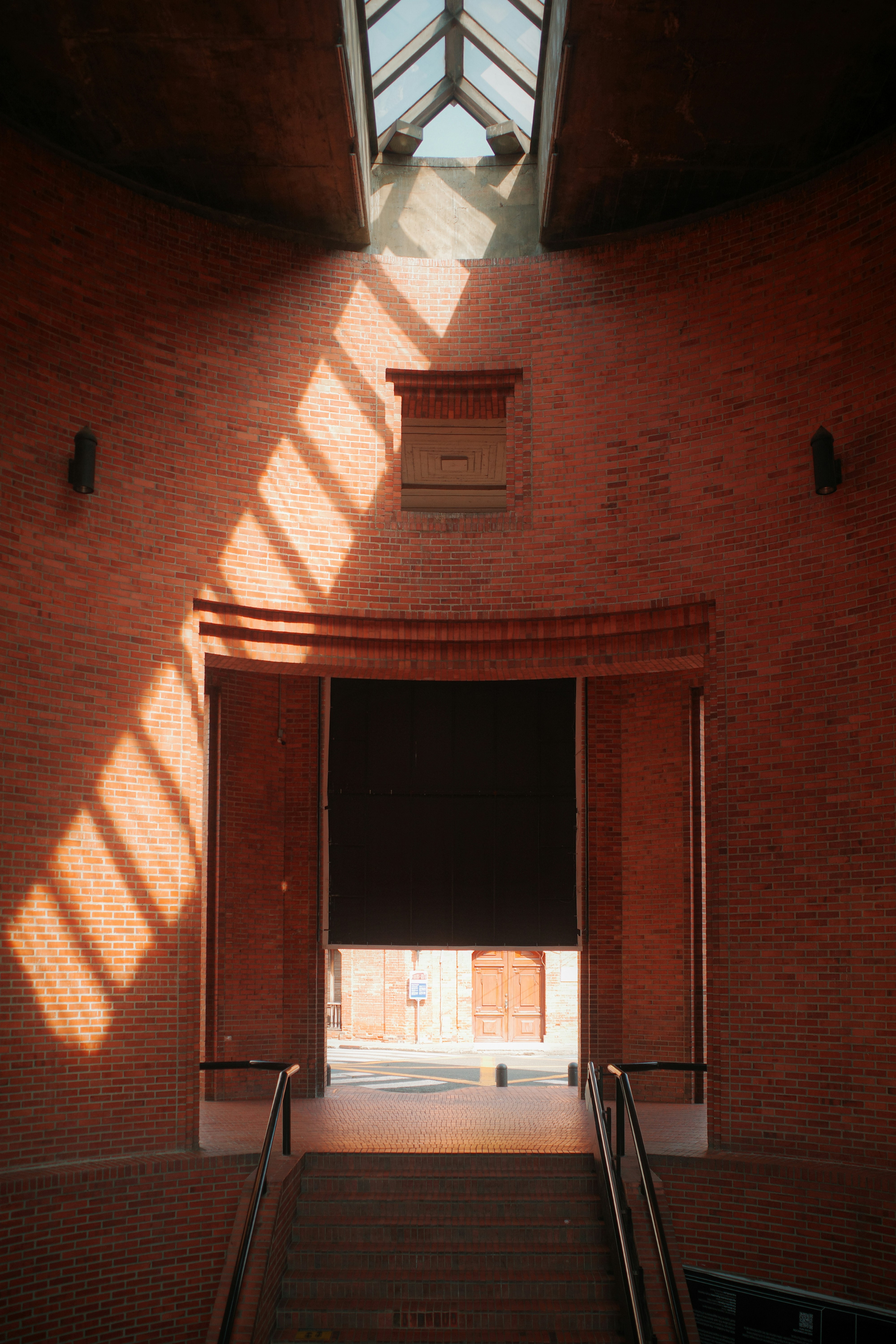 Sunlit Geometry in Brick Passage