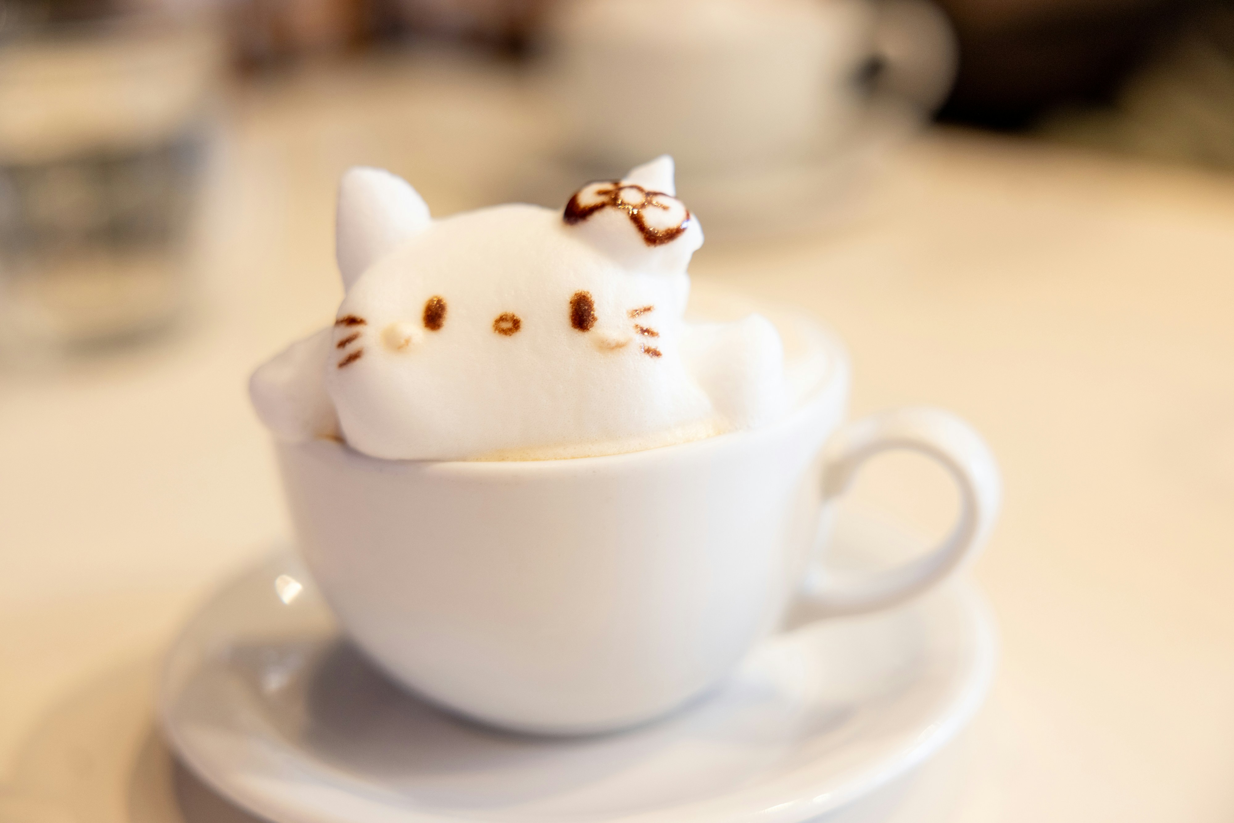 Hello kitty latte art is cute and delicious. photo – Free Japan Image ...