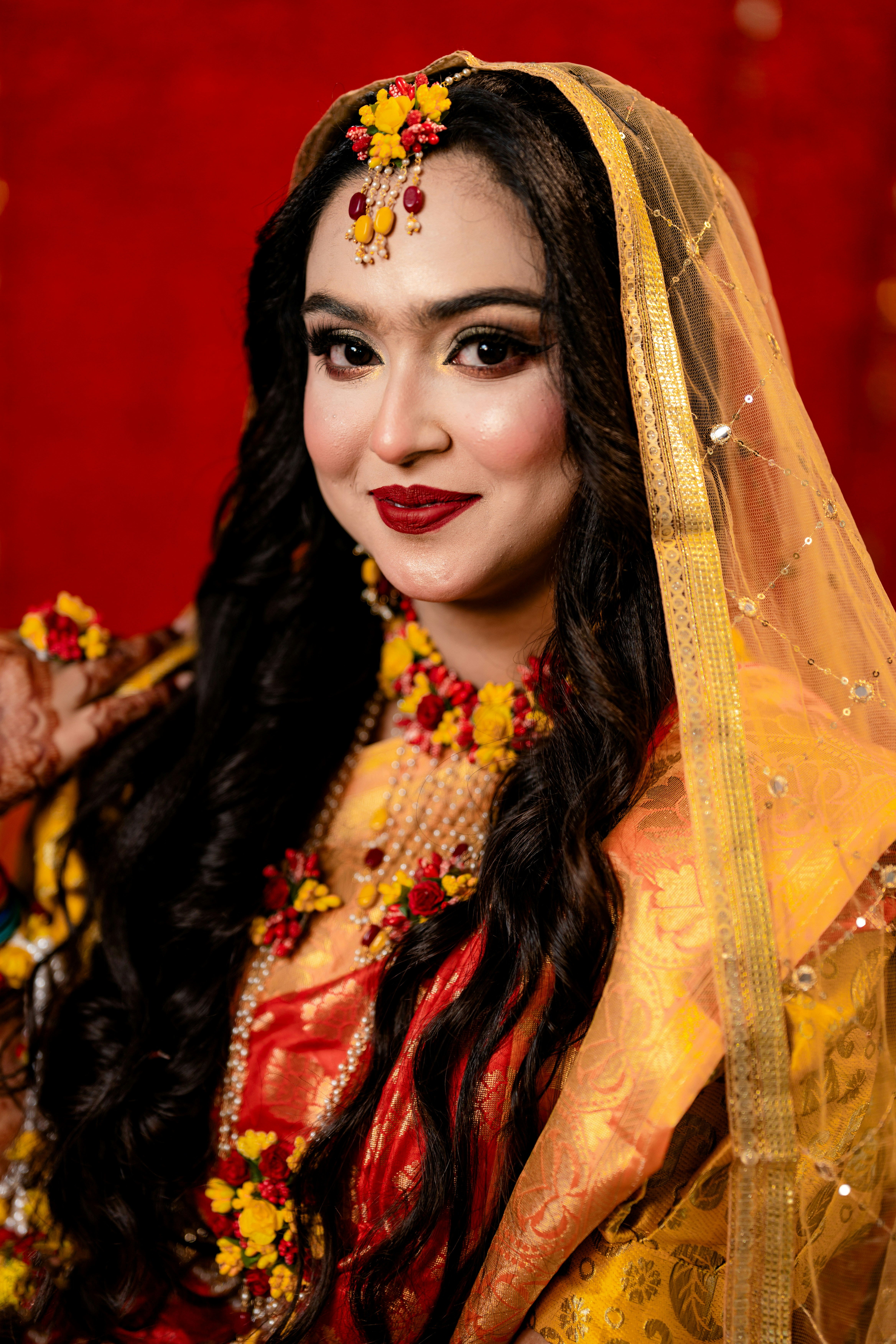 A beautiful bride poses elegantly for a photo. photo – Free People ...