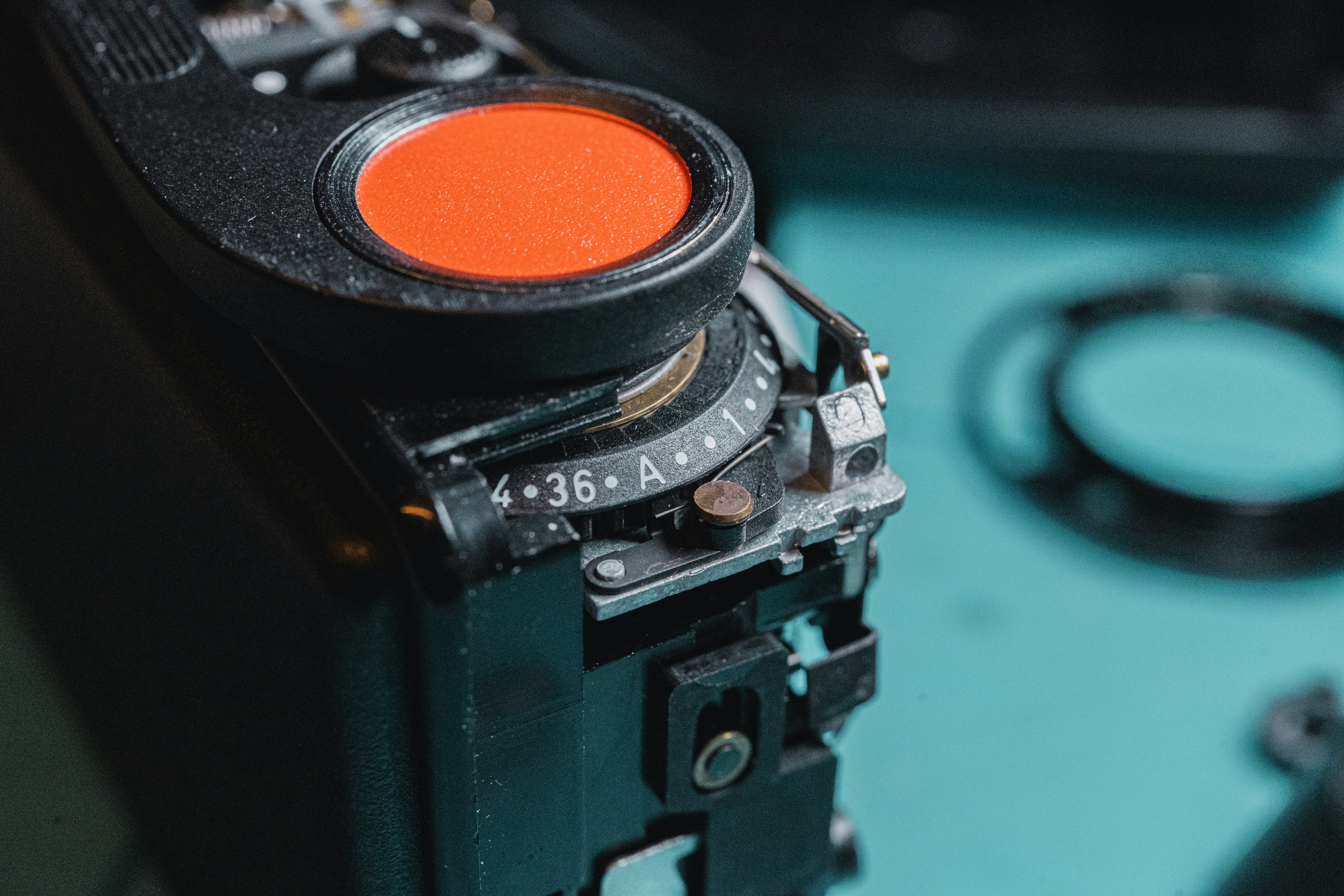 A vintage camera's internal components are visible. photo – Free Camera ...