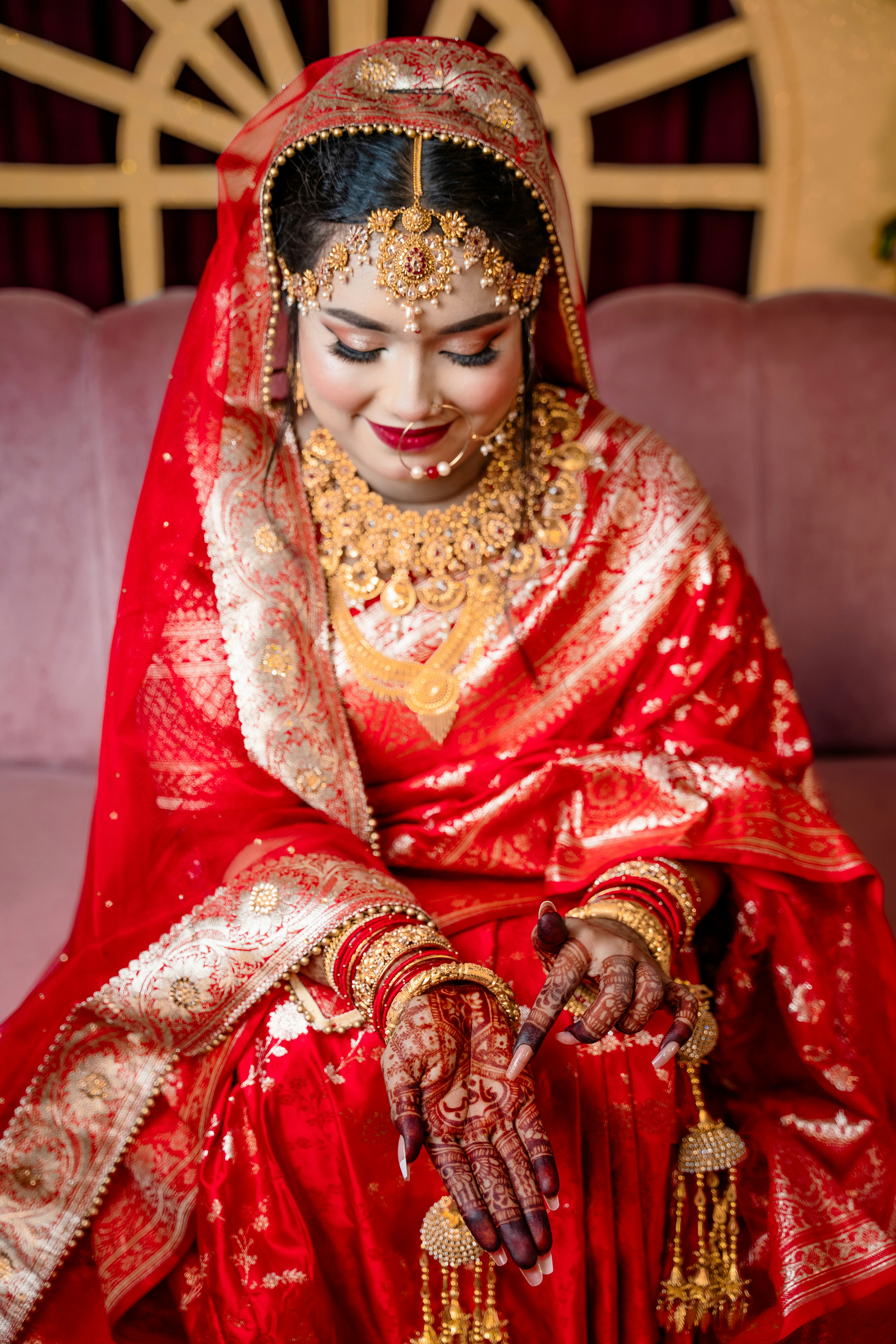 A beautiful indian bride in traditional wedding attire. photo – Free ...